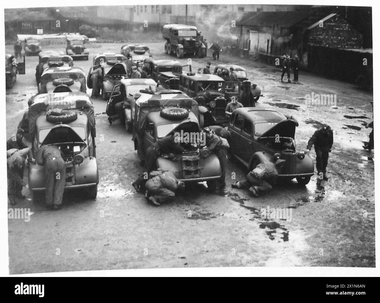 TRAINING AN ARMY DRIVER - Instruction in routine mechanics, British ...