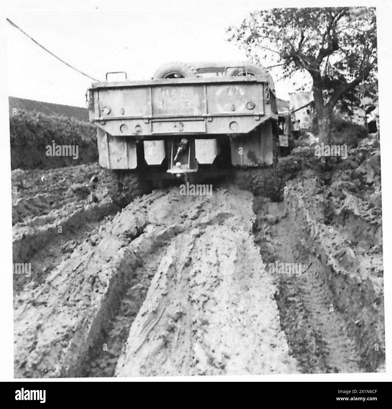 FIFTH ARMY : TRANSPORTATION IN THE MUD - An American truck returning ...