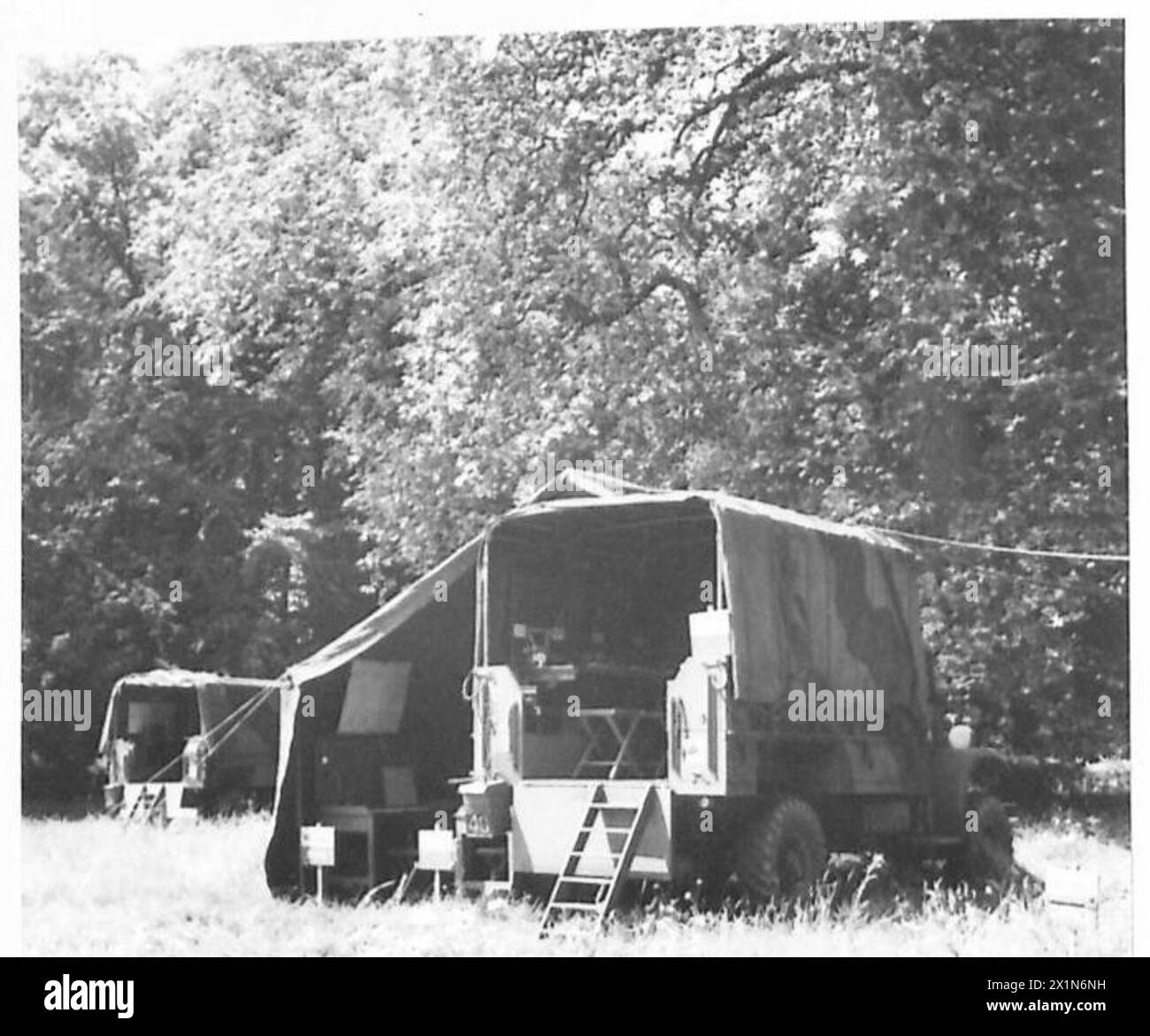 MOBILE SIGNALS OFFICES - View of lorry and shelter and brigade office ...