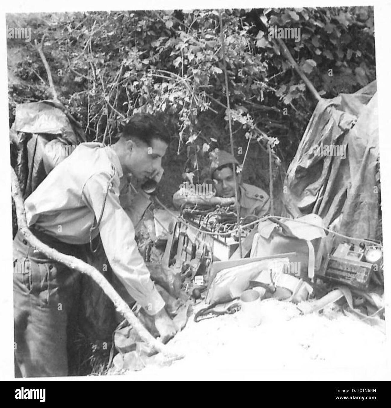 ITALY : THE ASSAULT ON THE GUSTAV LINE - Bn. HQ of the 6/13 Frontier ...