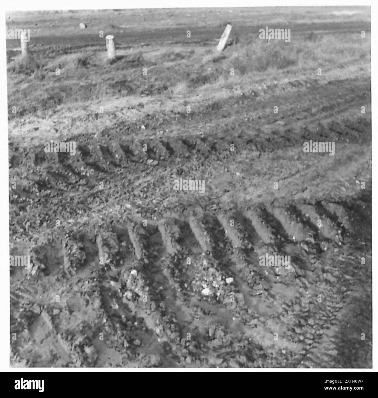 British army vehicle tracks hi-res stock photography and images - Alamy