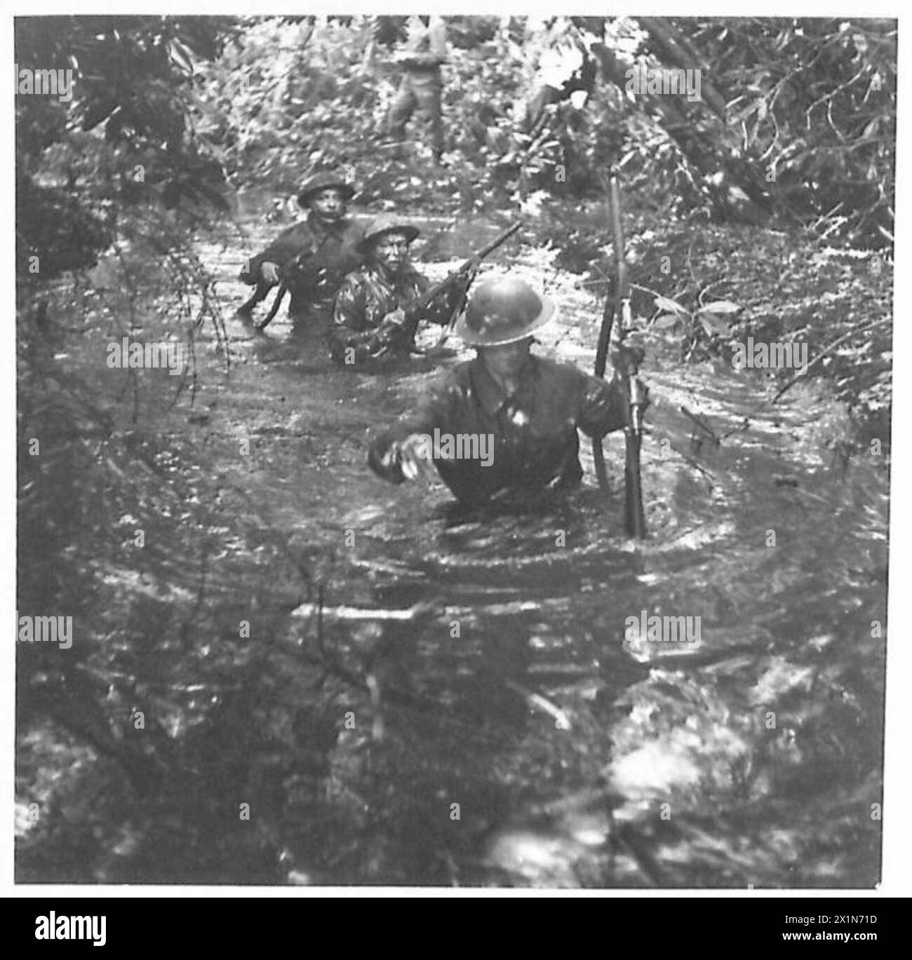 Soldiers mud hi-res stock photography and images - Alamy
