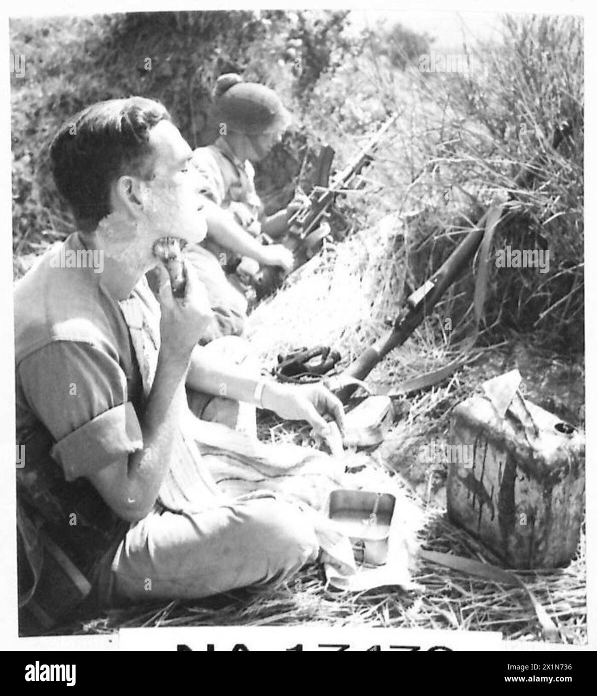 EIGHTH ARMY :"A DAY IN THE LIFE OF AN INFANTRYMAN" - Whilst one man ...