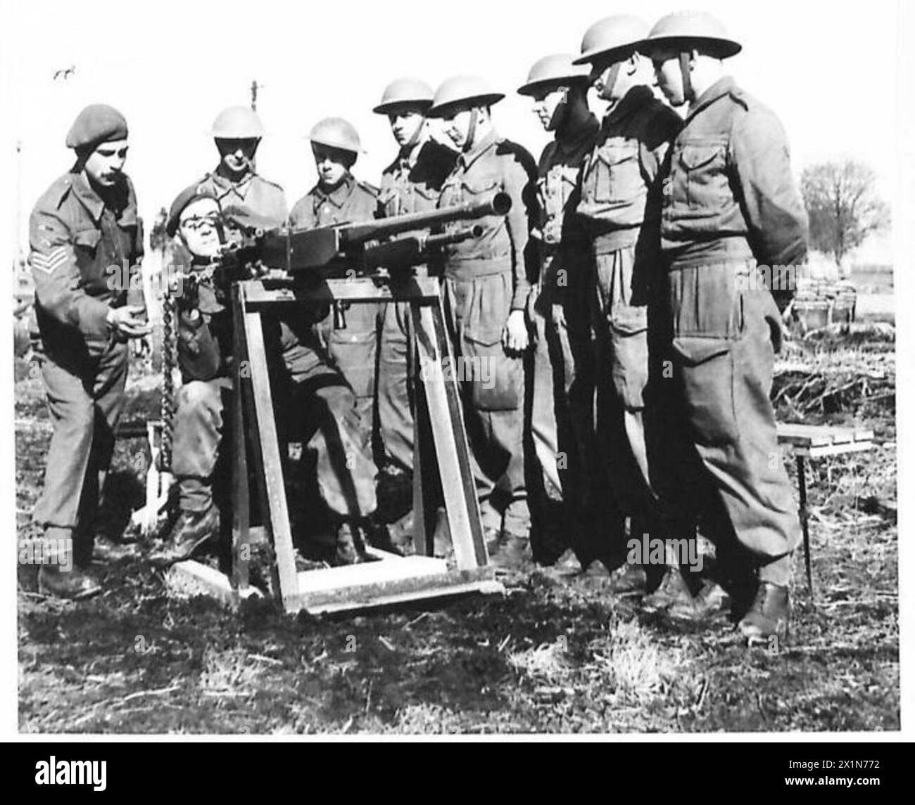 A RECCE TRAINING CENTRE - Instruction on 15 mm and 7.9 mm Besa Machine ...