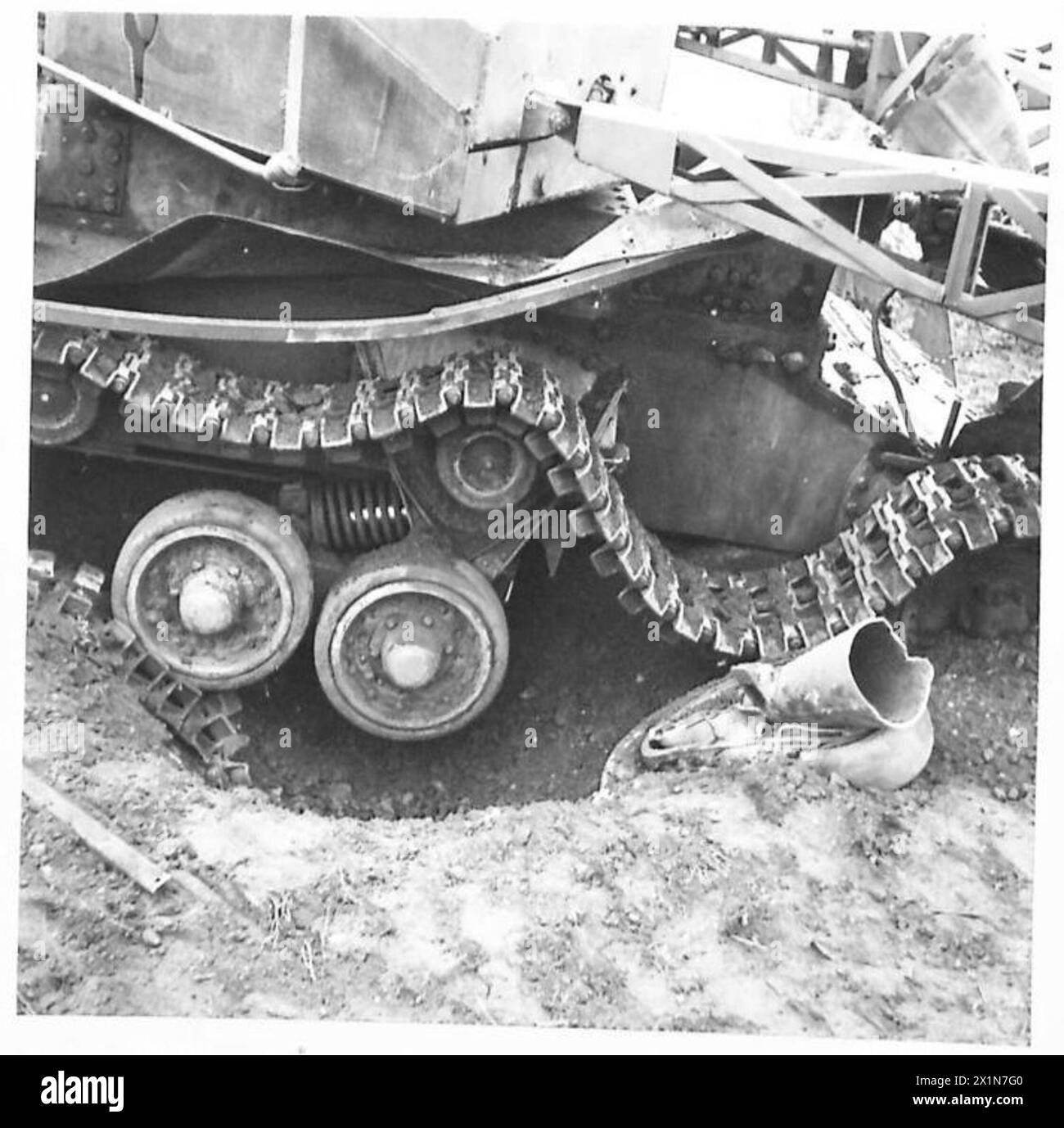 Damaged tanks hi-res stock photography and images - Alamy
