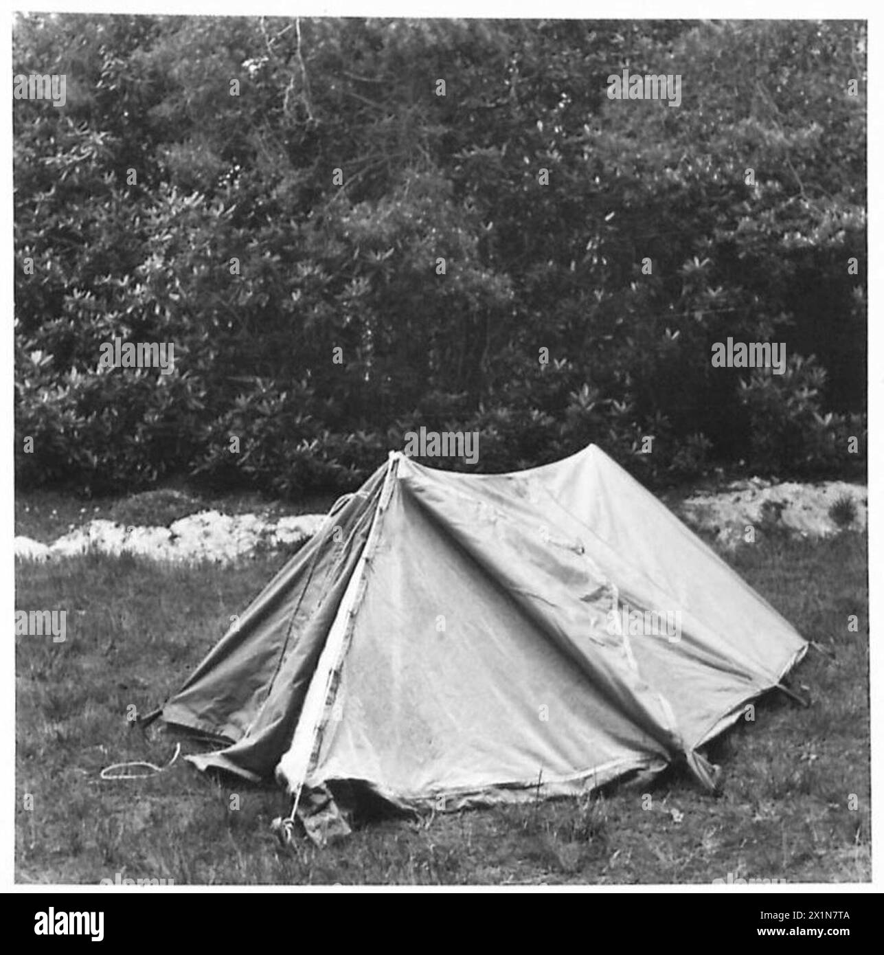 THE ARMY SCHOOL OF HYGIENE - Bivouac tent for two, mosquito proofed ...