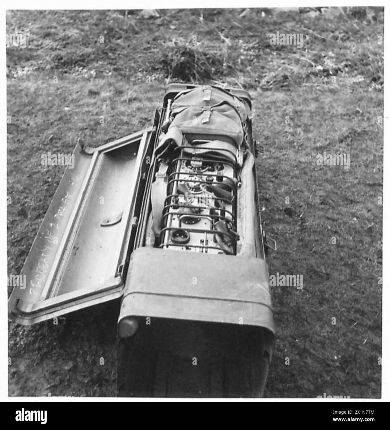 AIRBORNE DIVISION EQUIPMENT - No.22 Wireless set in container, British ...