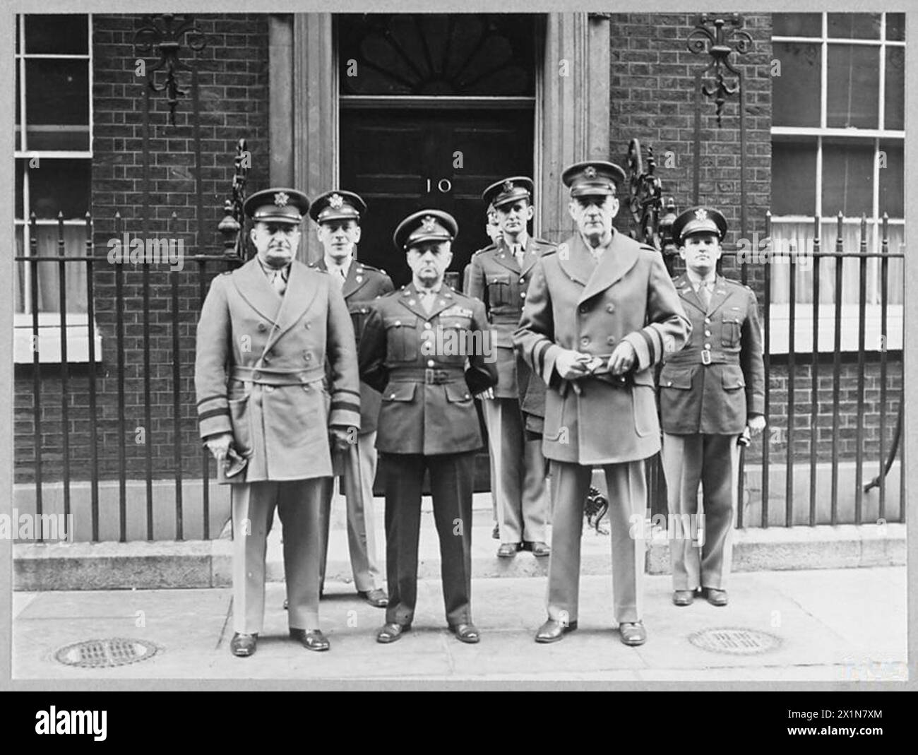 U.S. WAR DEPARTMENT PRESENTS A GLOBE TO MR. CHURCHILL - 8027 Major ...