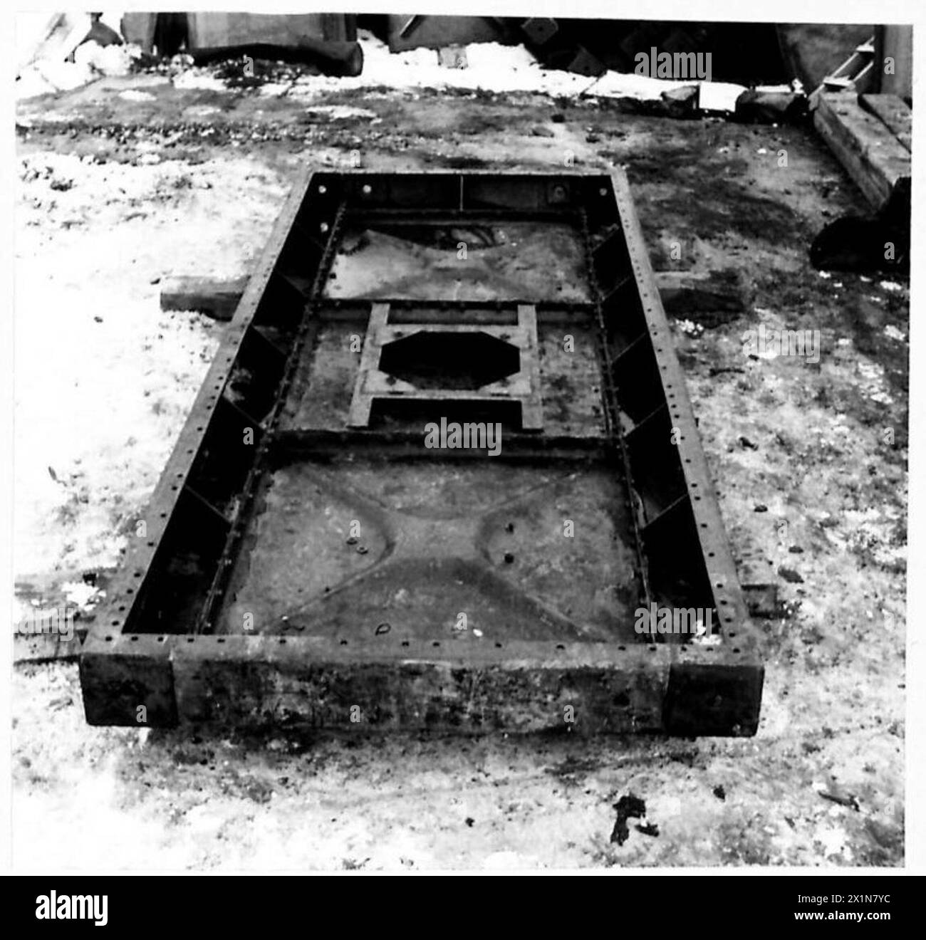 BARGE CONSTRUCTION BY 987 P.A.COY. R.E. [T.N.5] - Top erected - note ...