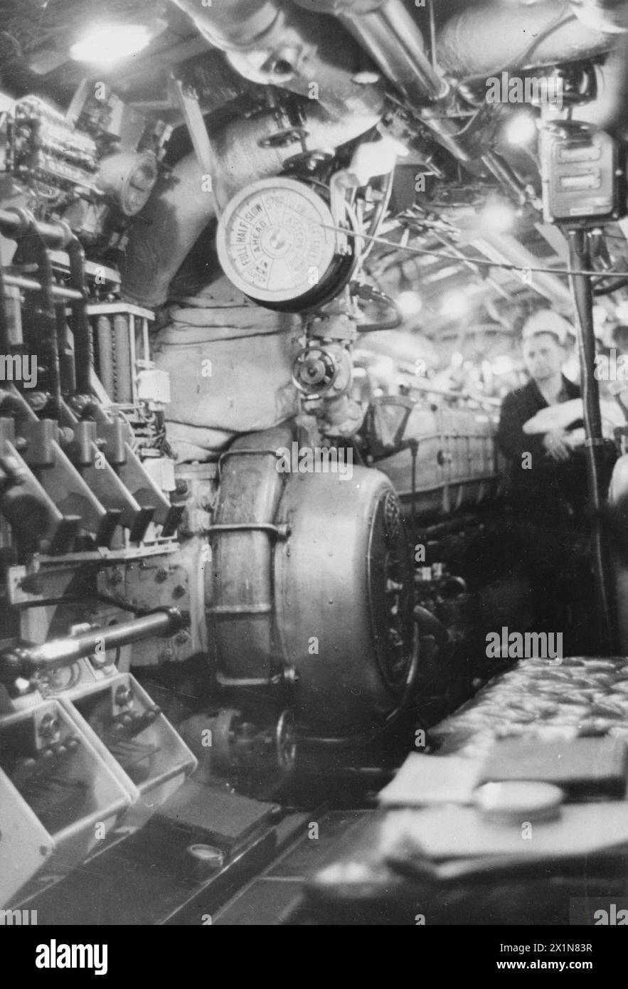 INTERIOR VIEWS OF HM SUBMARINE TRIBUNE. SCAPA FLOW, JULY 1942. - The engine room Stock Photo - Alamy