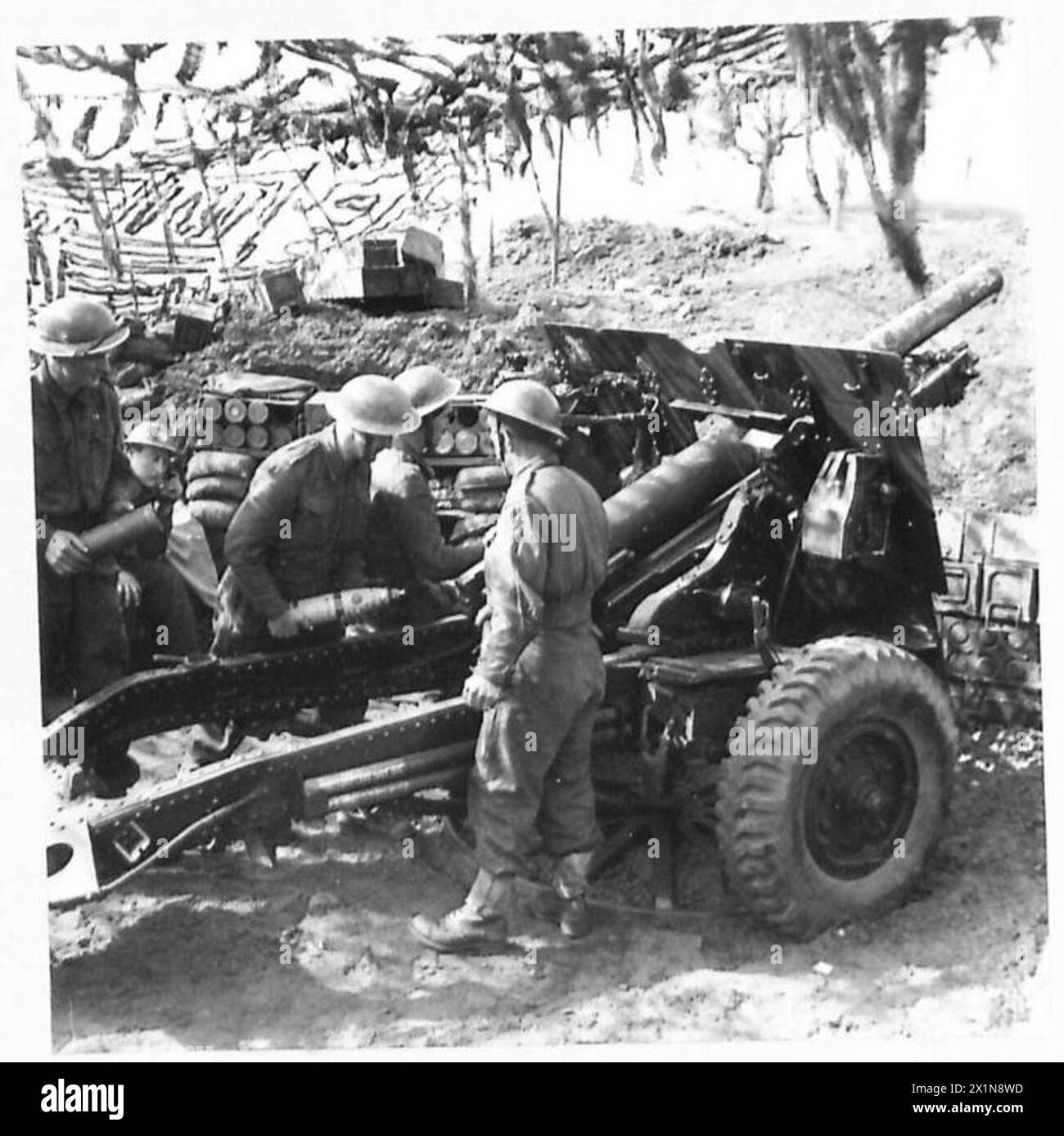 Breech loader Black and White Stock Photos & Images - Alamy
