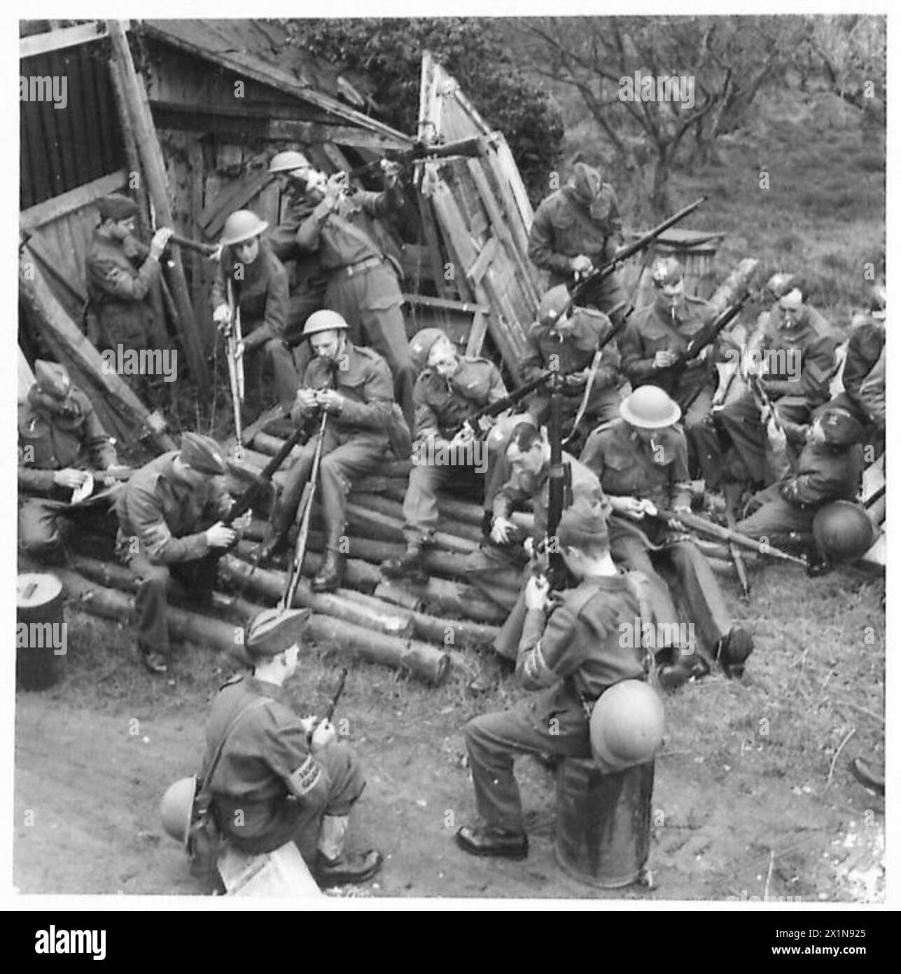 Oiling rifles hi-res stock photography and images - Alamy