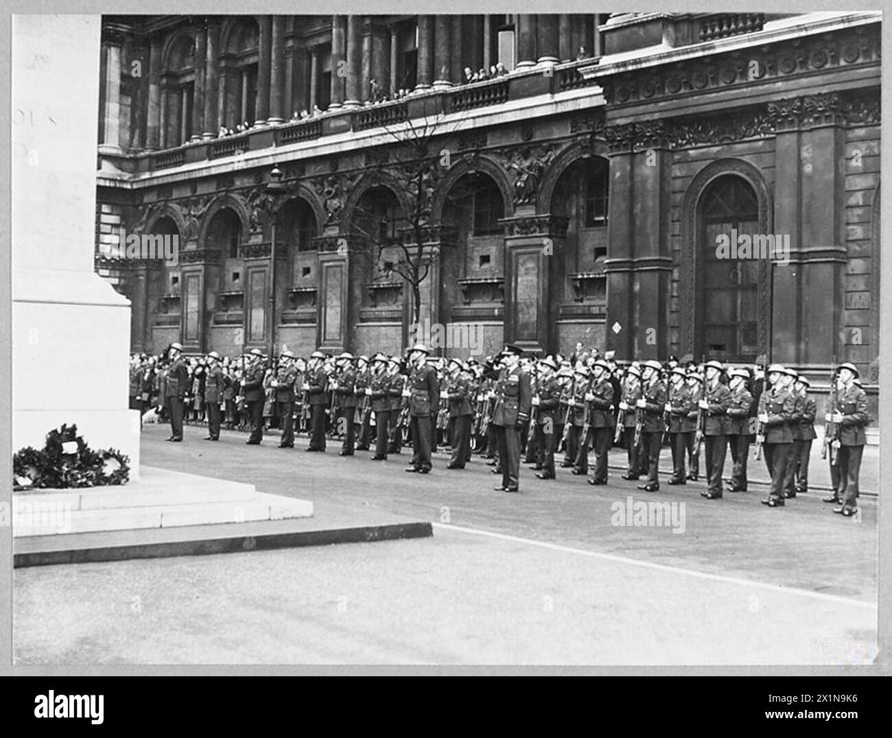RAF 25TH BIRTHDAY : BRITISH CHIEF OF AIR STAFF LAYS WREATH ON CENOTAPH ...