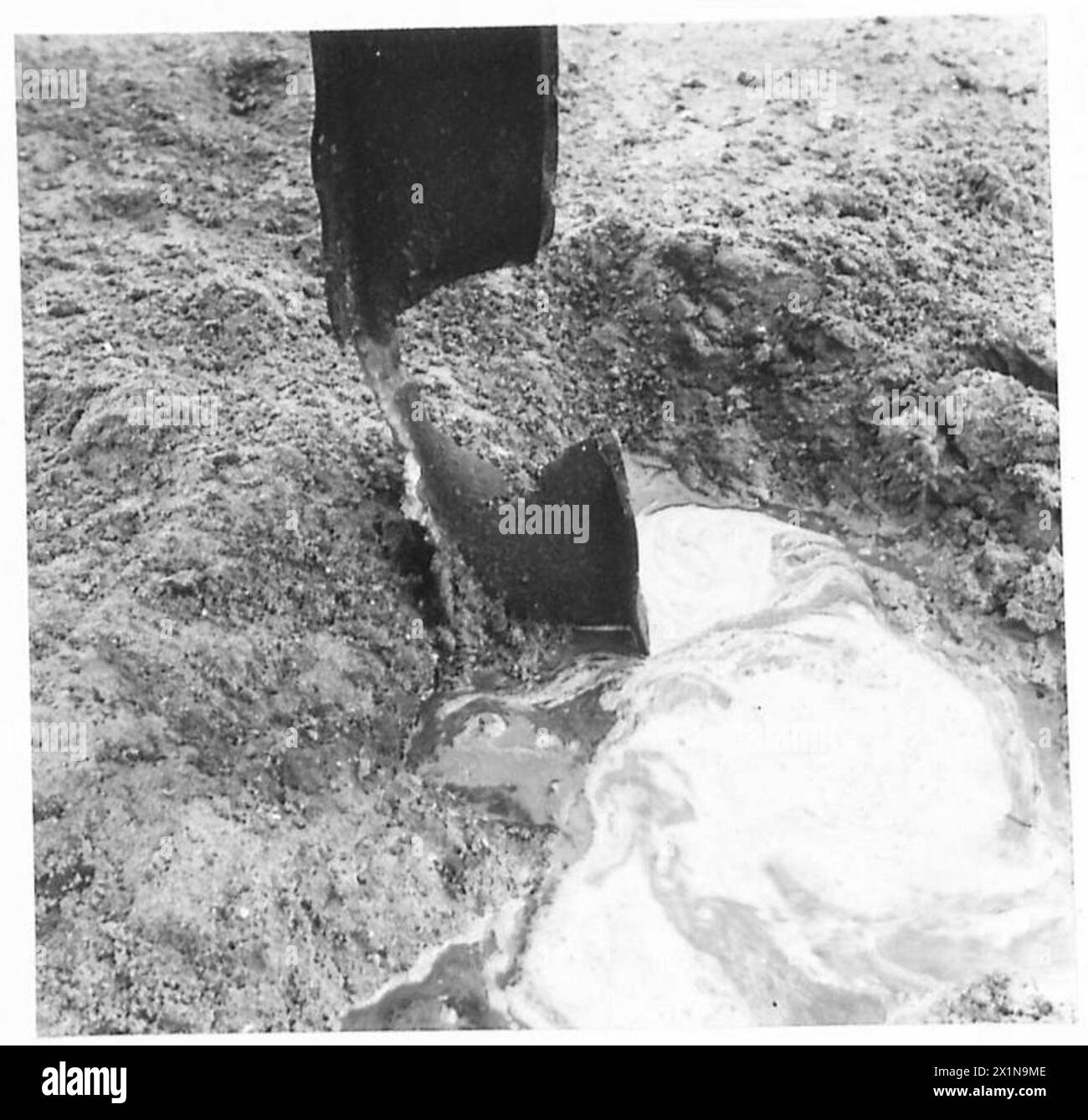 SPECIAL ASSIGNMENT FOR 79TH ARMOURED DIVISIONFLAIL TANKS - H.E. shell ...