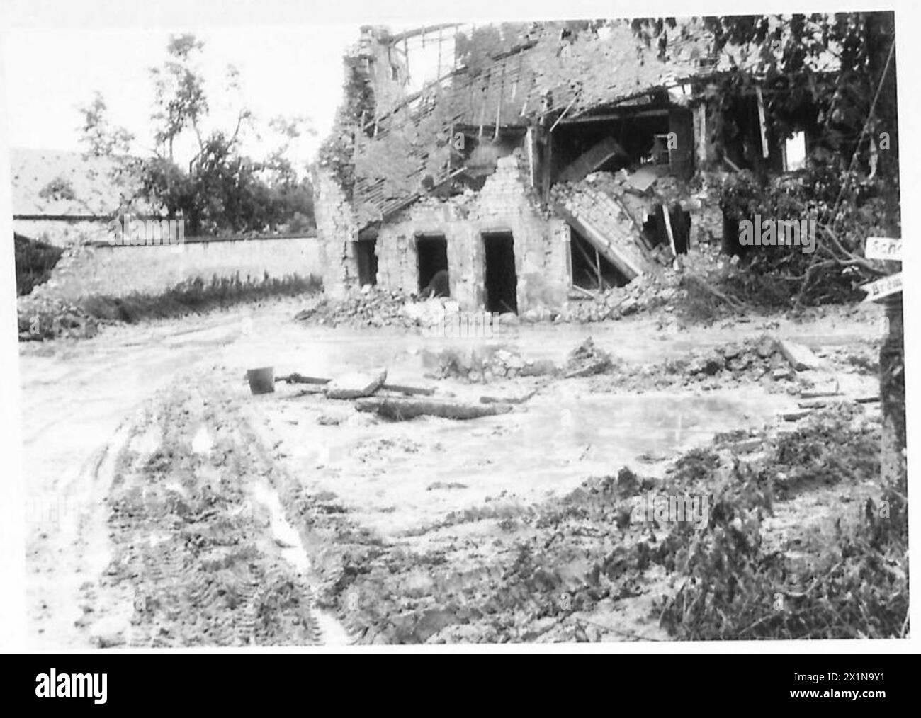 Mud corner road Black and White Stock Photos & Images - Alamy