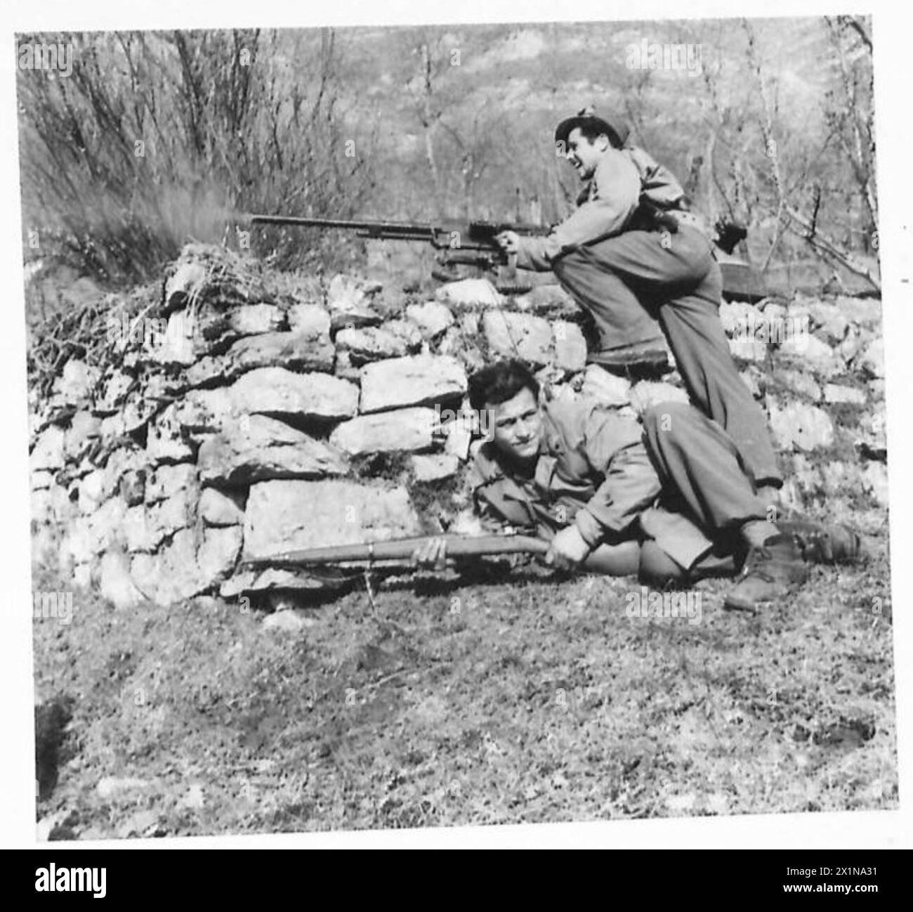 FIFTH ARMY : ITALIAN PARTISANS - Italian heavy machine gun opens up on ...