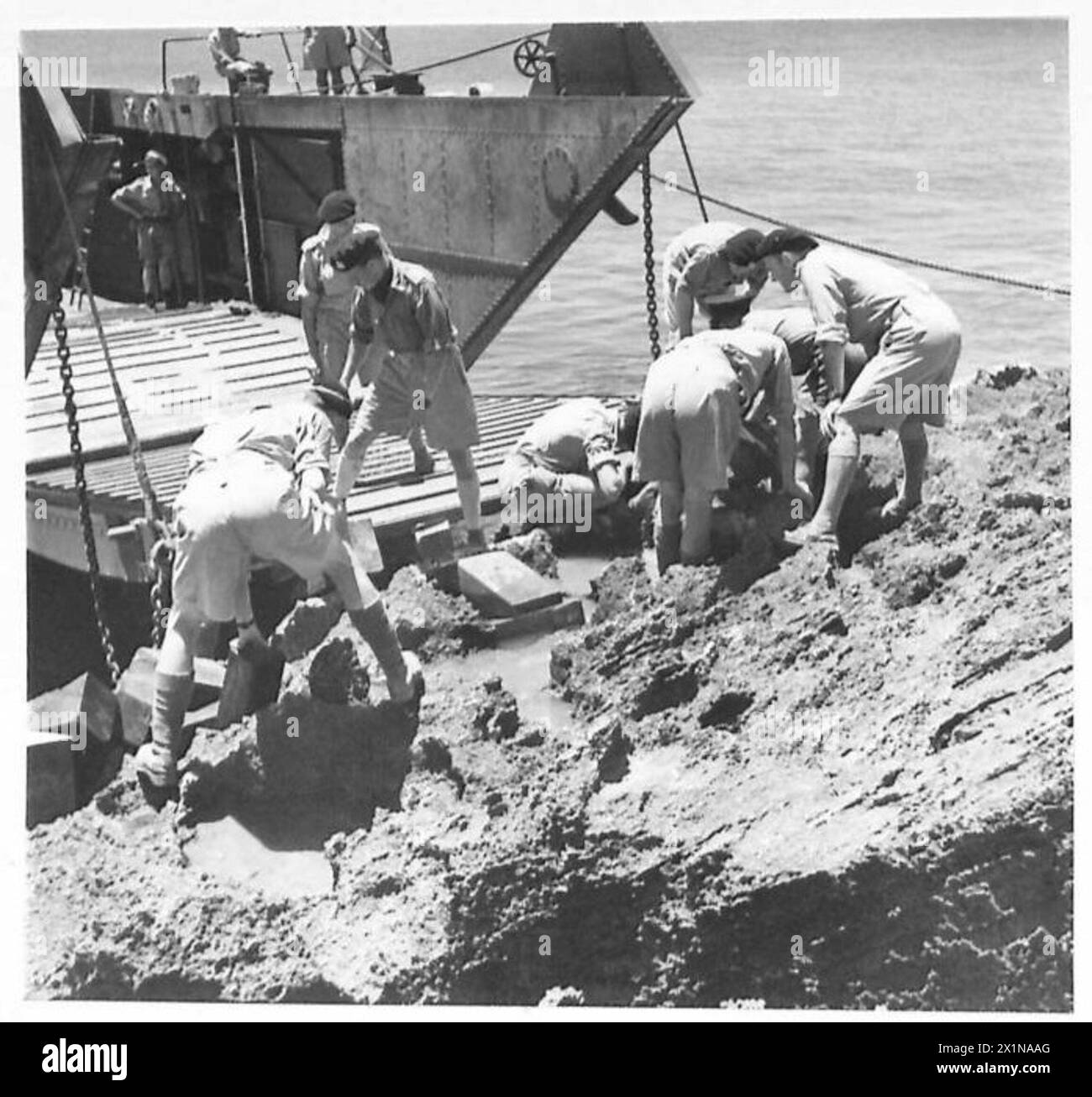 TANK LANDING EXERCISE - Wedging the landing ramp before disembarking ...