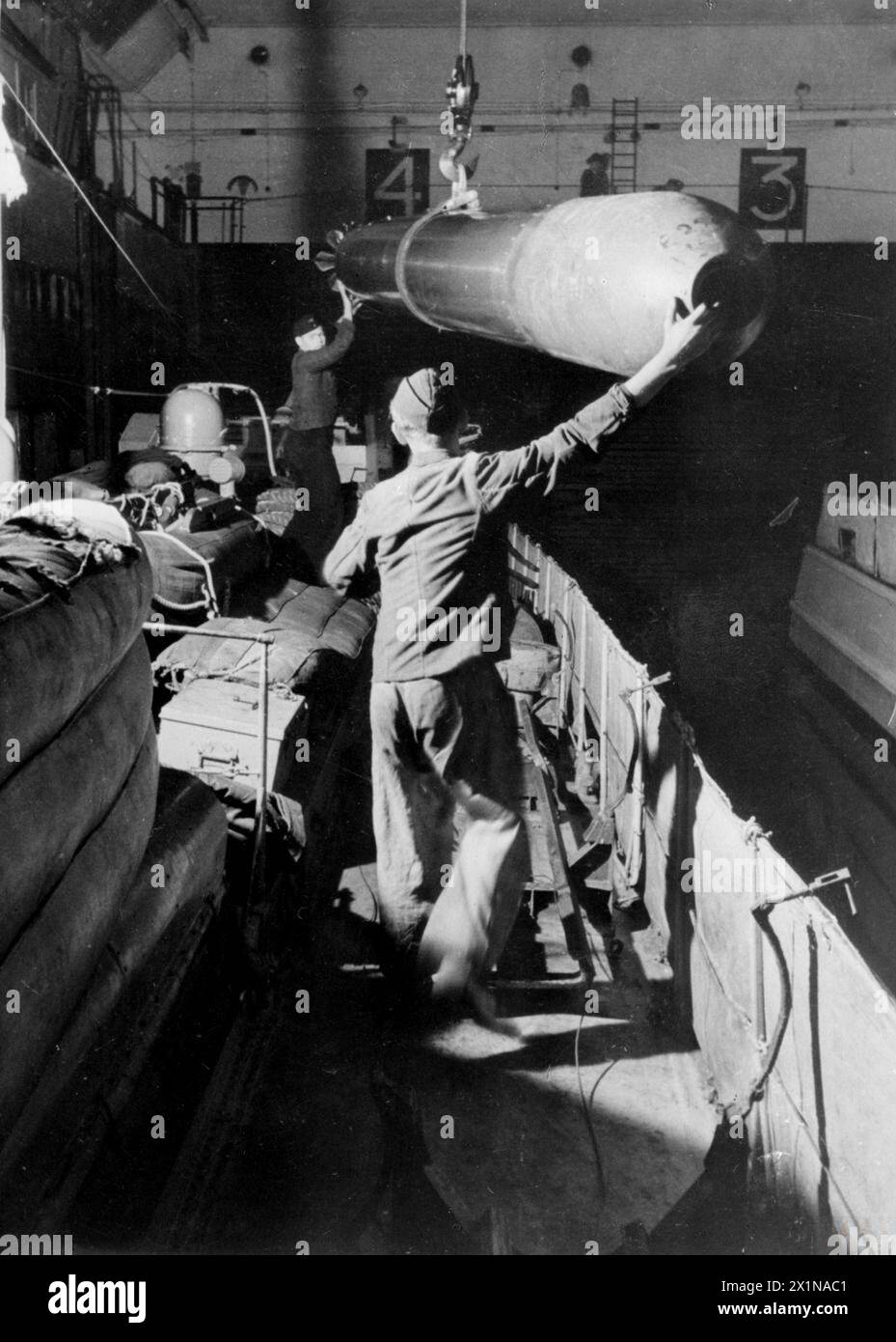 Torpedo bomb hi-res stock photography and images - Alamy