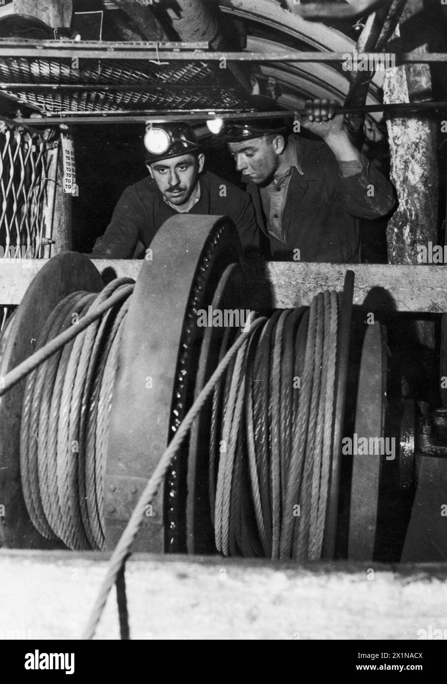 Bevin Boys Ernest Underdown and Jim Malthouse undergo mining training ...