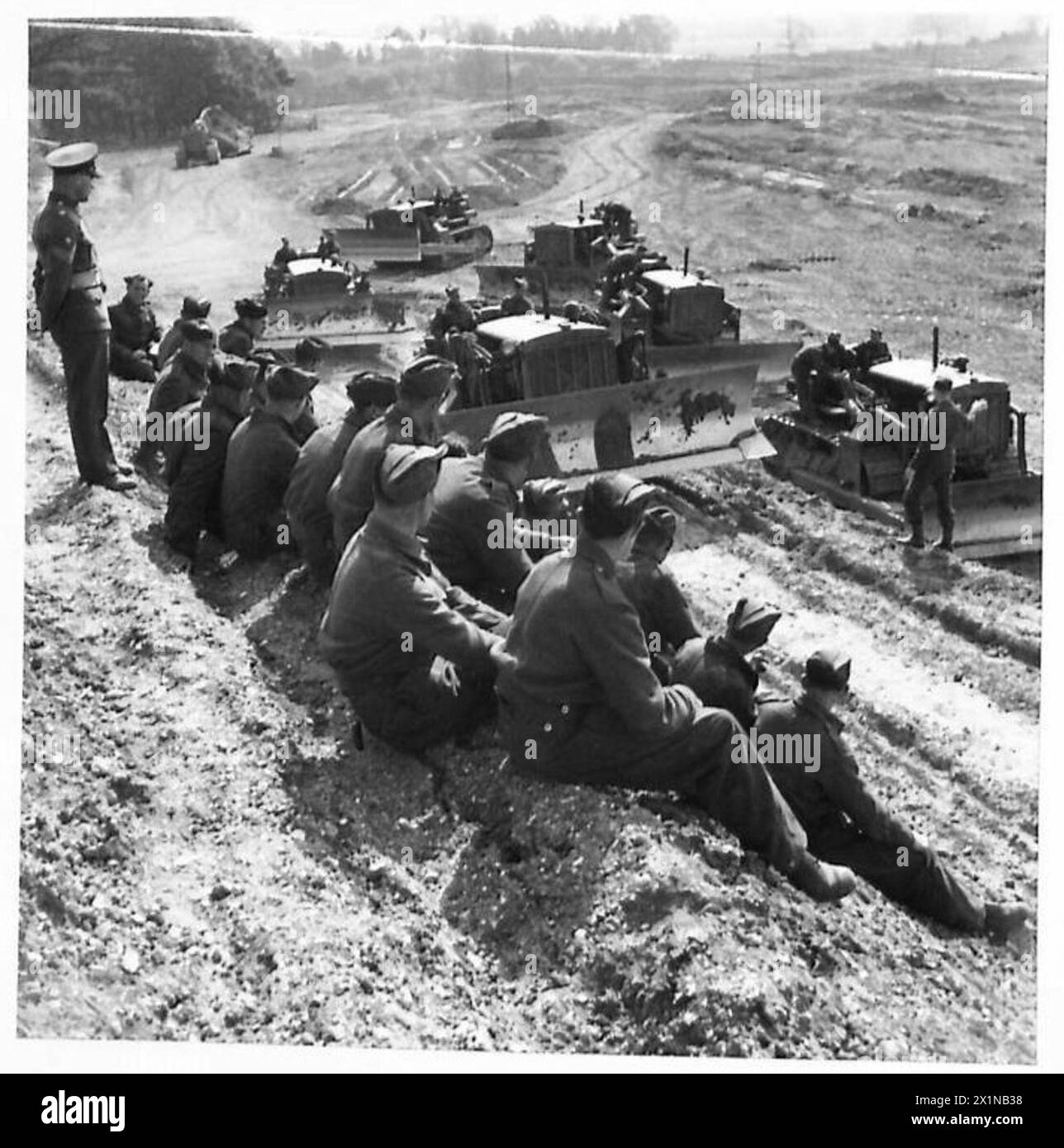 ARMY MOTOR TRACTOR SCHOOL - Watching during operations , British Army ...