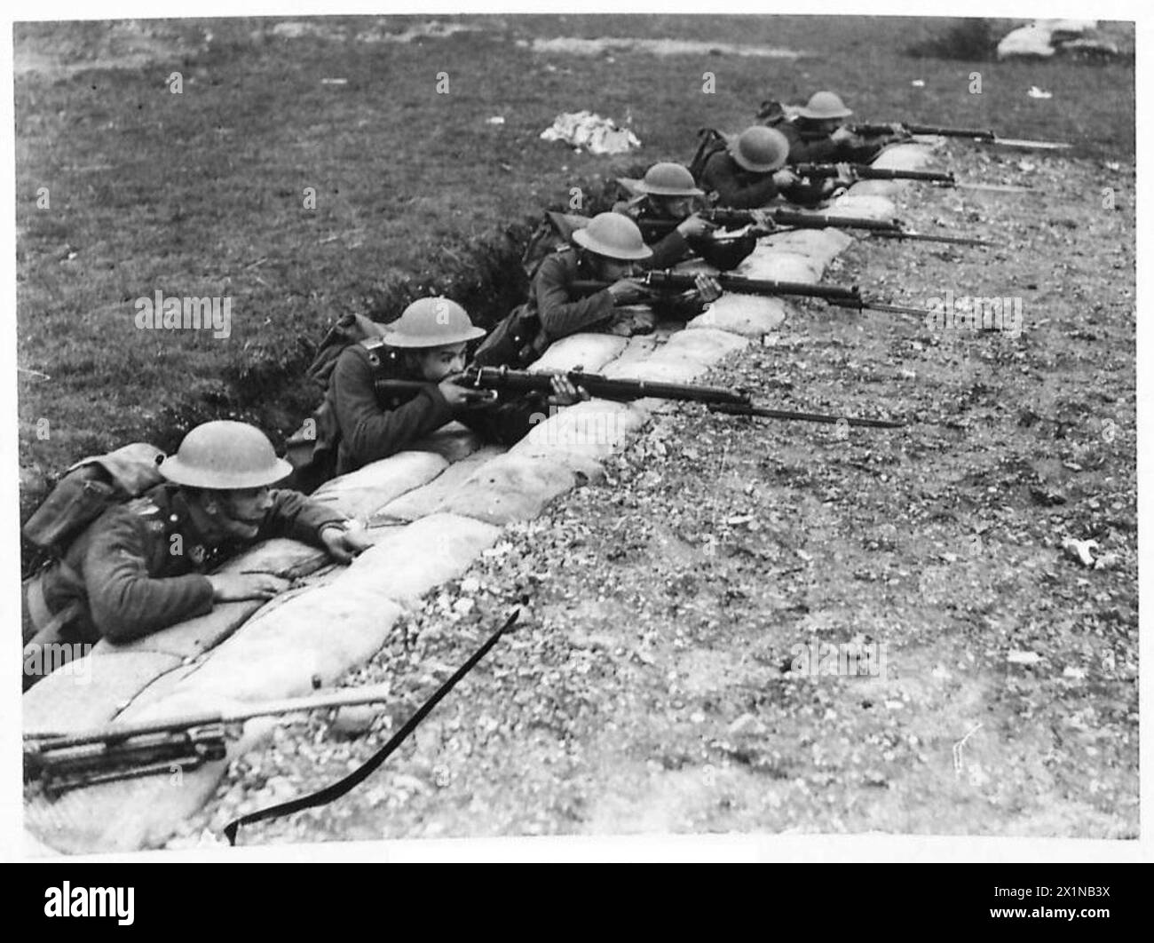 British army soldier shooting Black and White Stock Photos & Images - Alamy