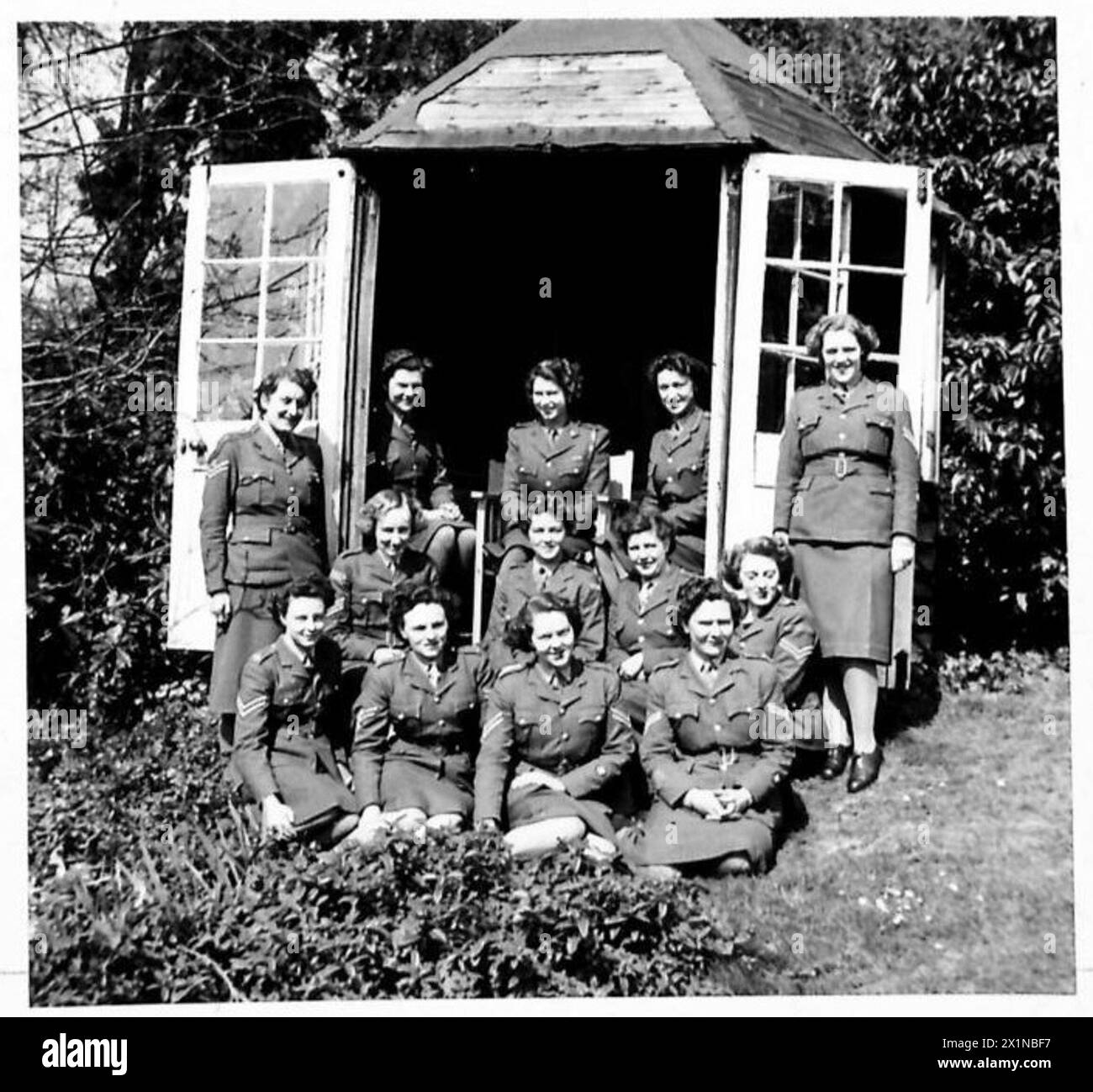 British army women training Cut Out Stock Images & Pictures - Alamy