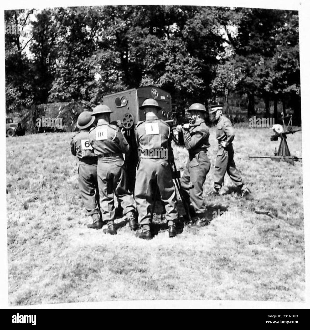 GUN DRILL DEMONSTRATION BY A.A. DETACHMENT - The light A.A. detachment ...