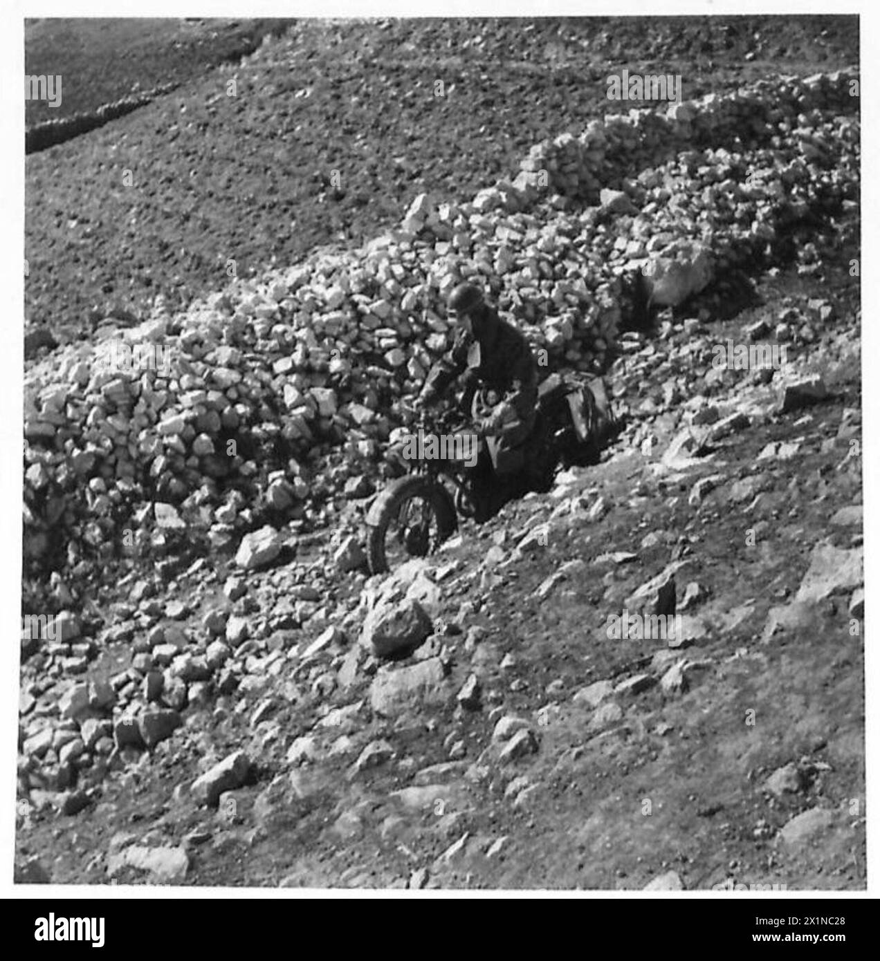WITH THE DESPATCH RIDERS IN NORTH AFRICA - "Boulder Alley" - Sgmn ...