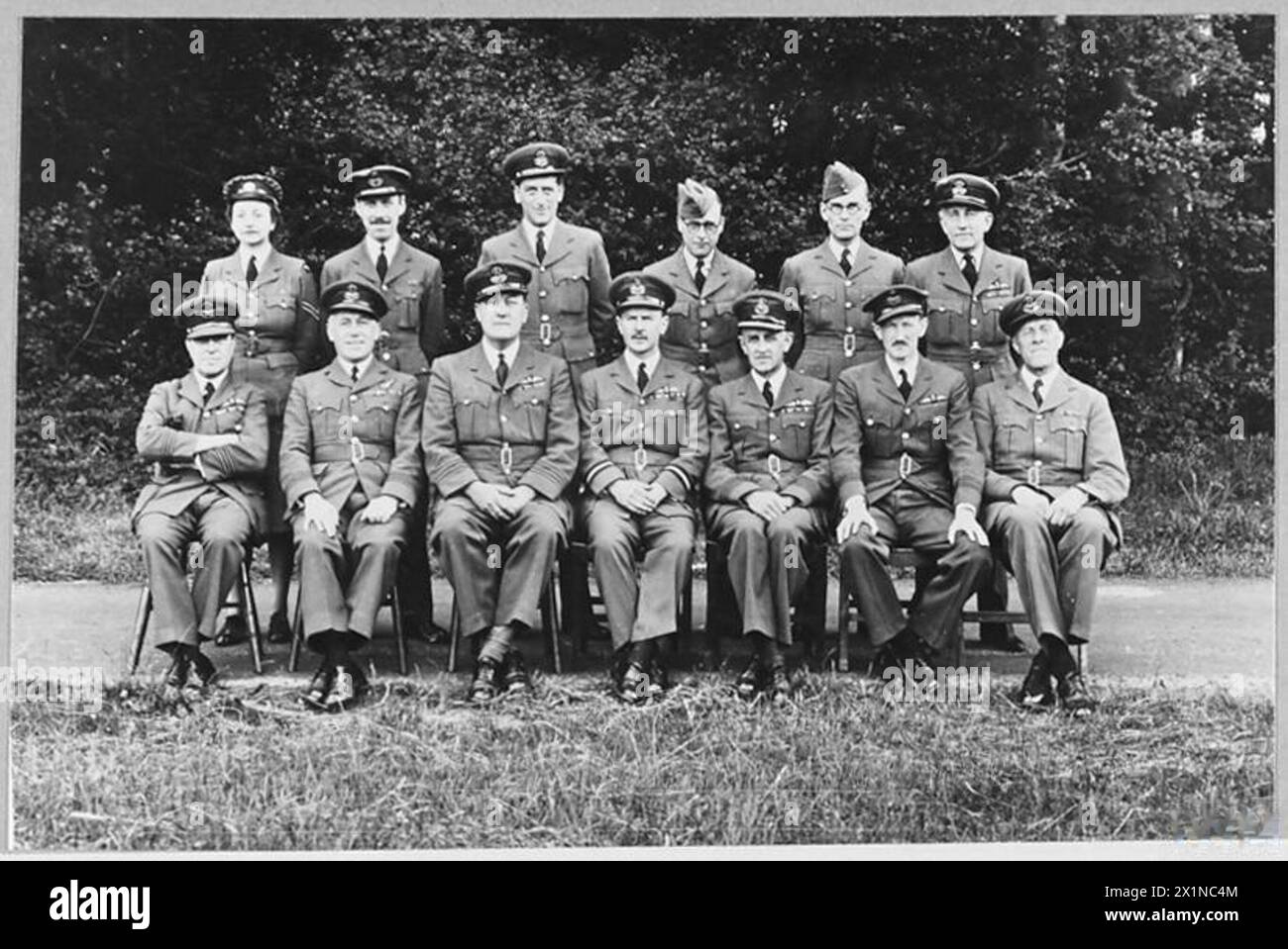 R.A.F. BOMBER COMMAND HEADQUARTERS INTELLIGENCE STAFF - Picture taken ...