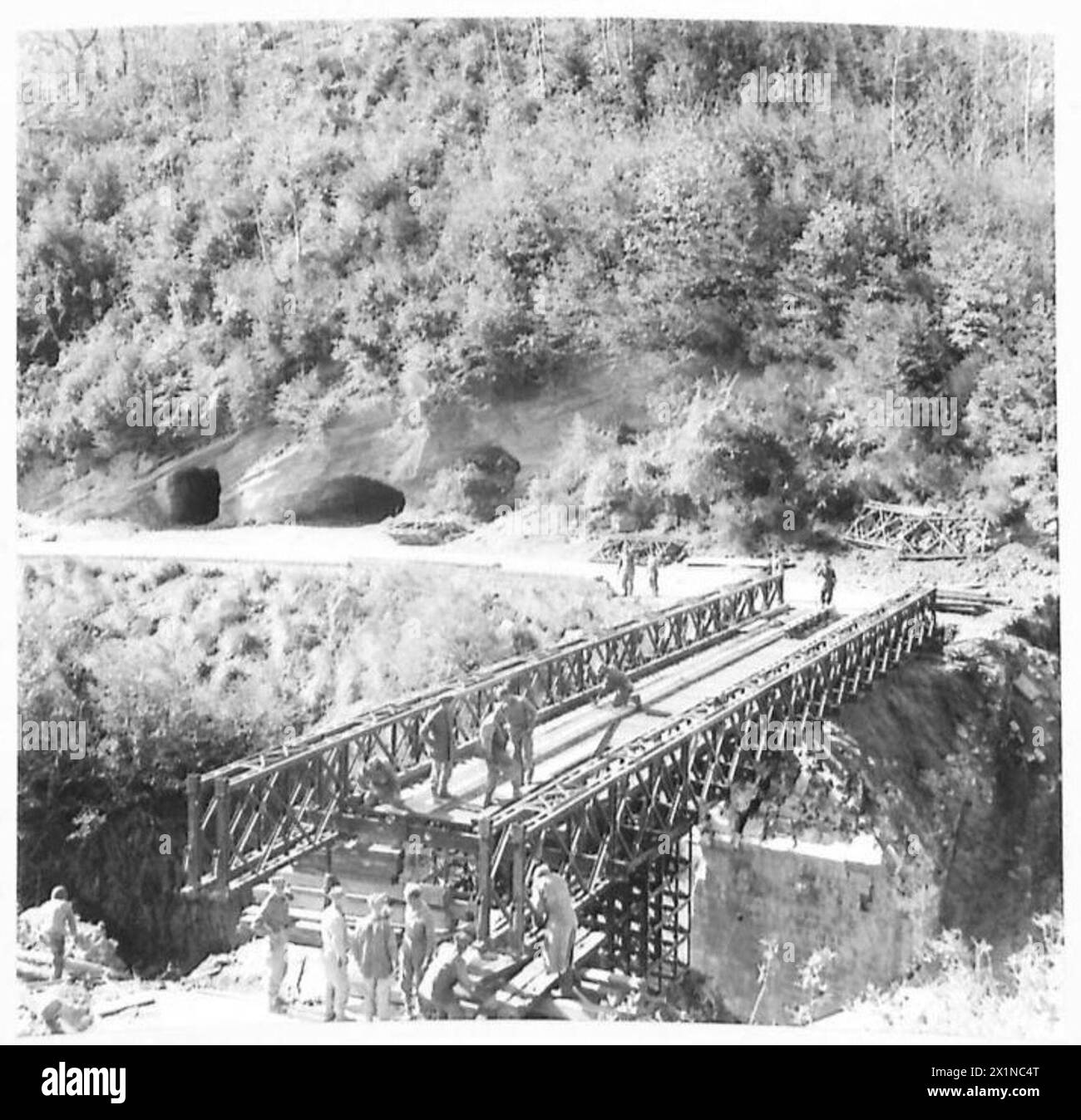 ITALY : FIFTH ARMY - Bailey bridge being constructed by 42nd Field Coy ...