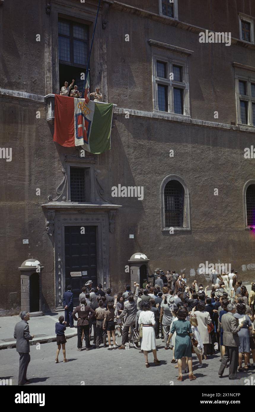 ENTRY OF ALLIED TROOPS INTO ROME, 5 JUNE 1944 - Allied troops on the ...