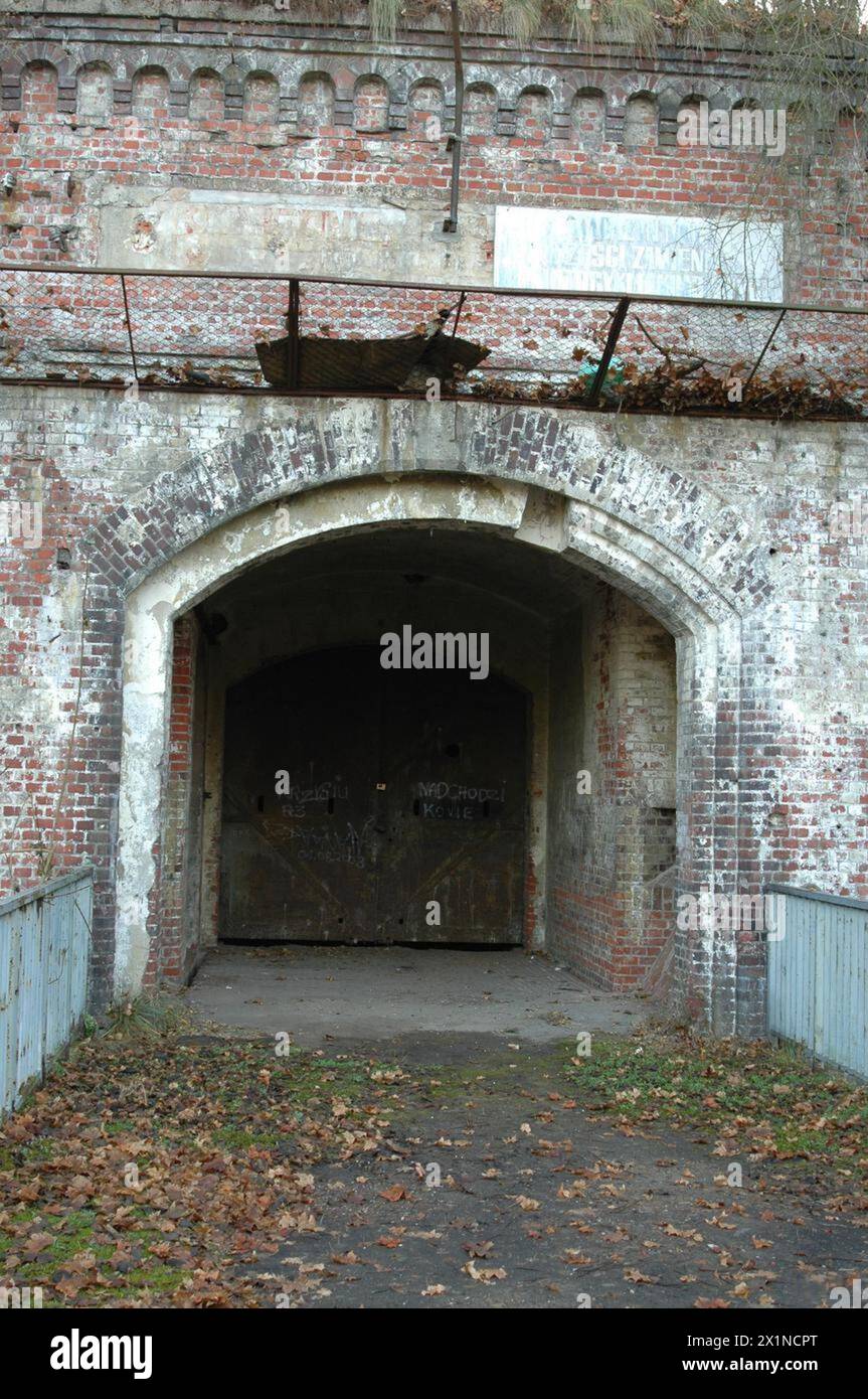 BRITISH PRISONERS OF WAR IN POLAND, 1940-1945 - Close up of entrance ...
