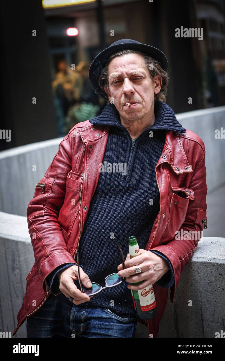 ALMANIA - Staffel 2 Premiere Milton Welsh Rolle Schulhausmeister ...