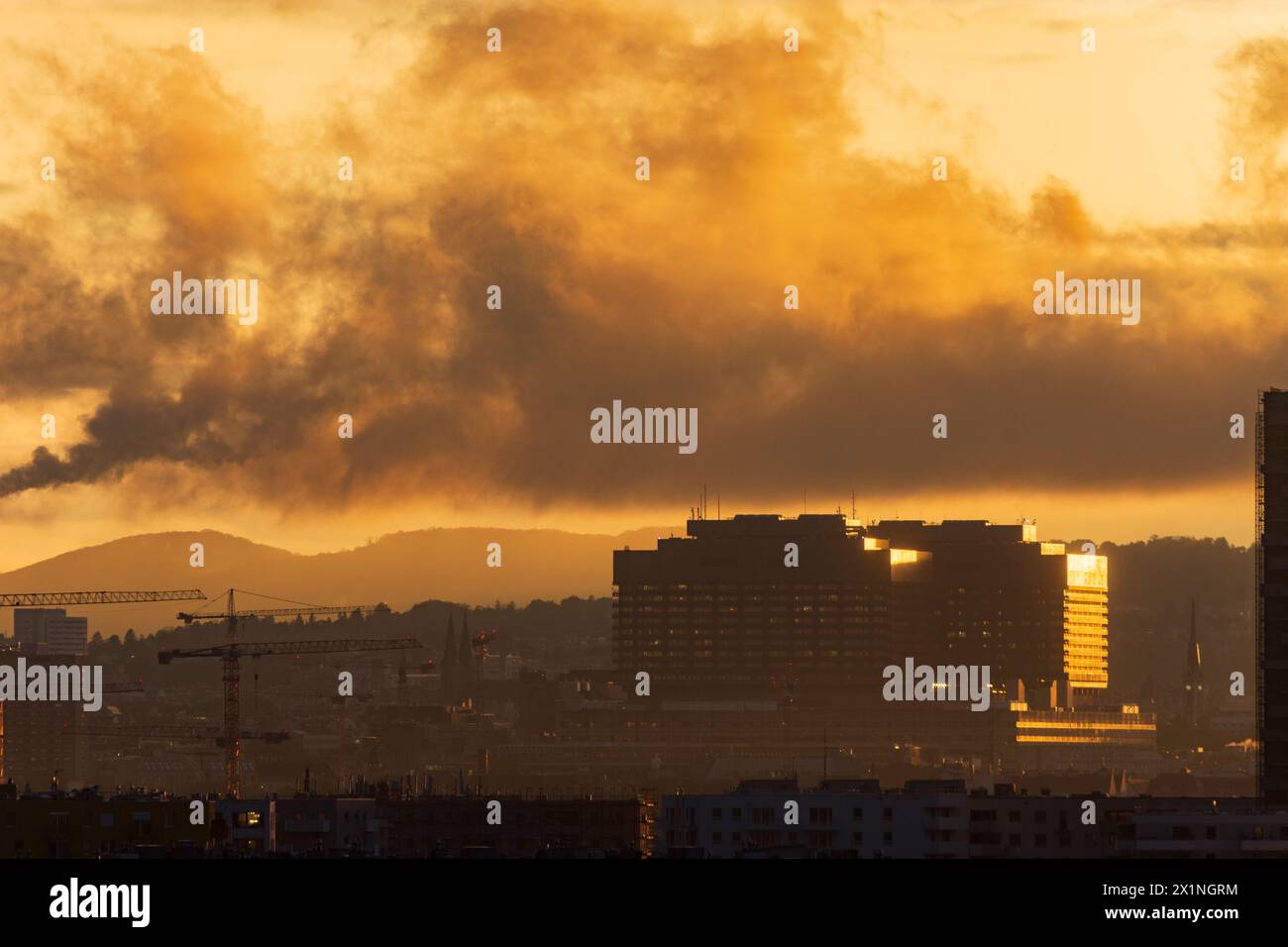 Vienna: Vienna General Hospital (AKH), storm clouds in 09. Alsergrund ...