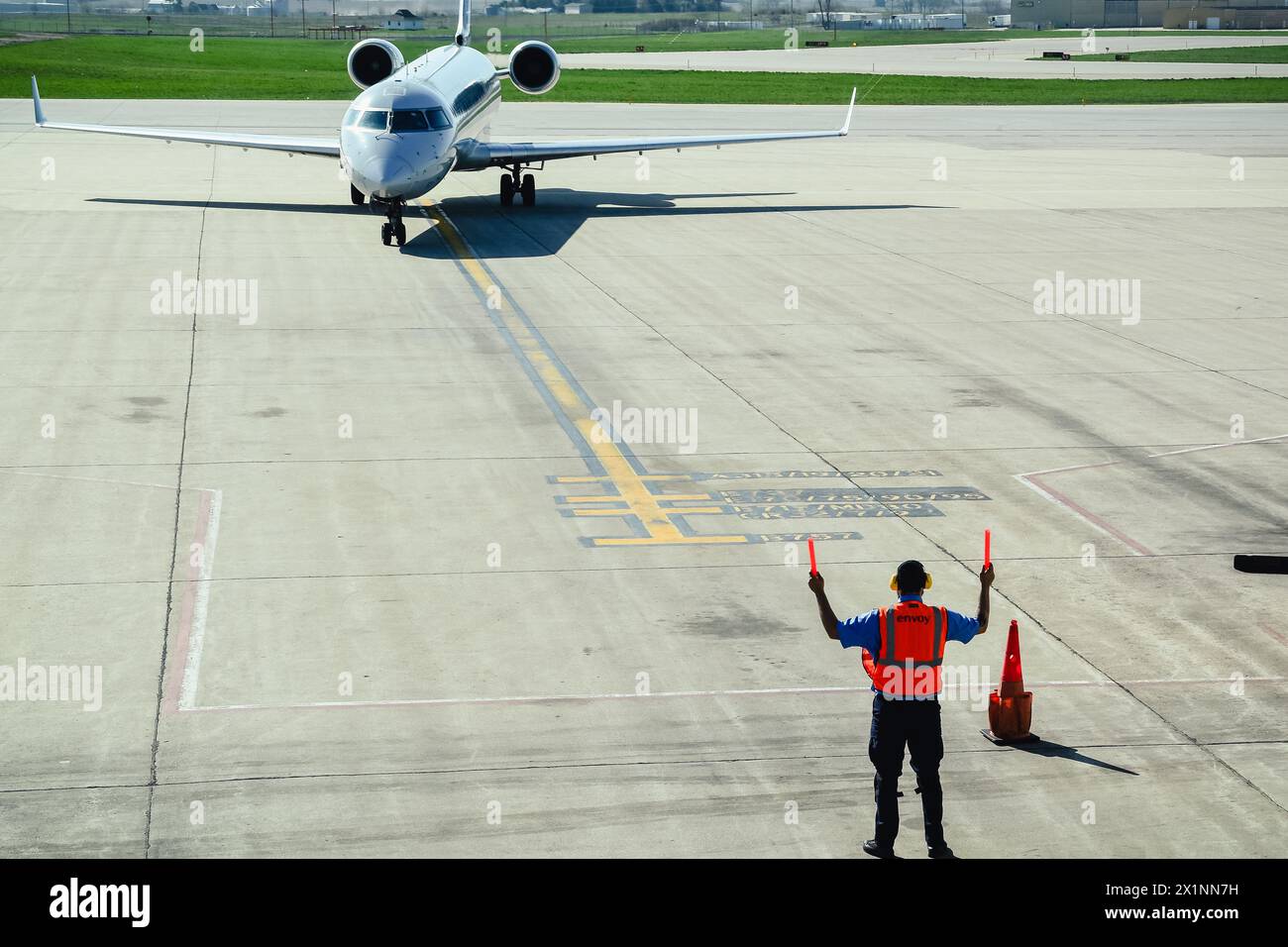 Aircraft at gate, Eastern Iowa Airport Stock Photo - Alamy