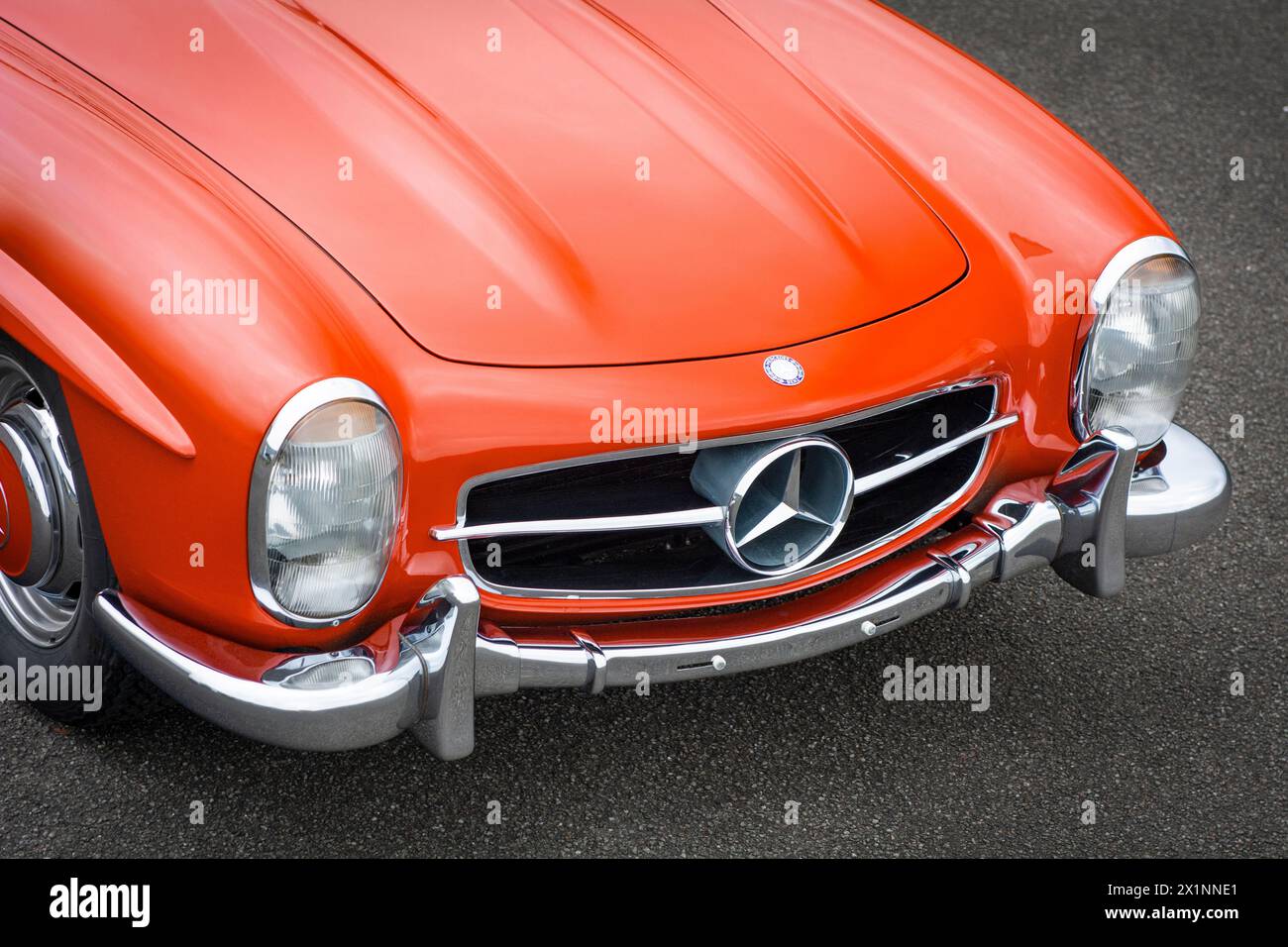 Mb 300 hi-res stock photography and images - Alamy