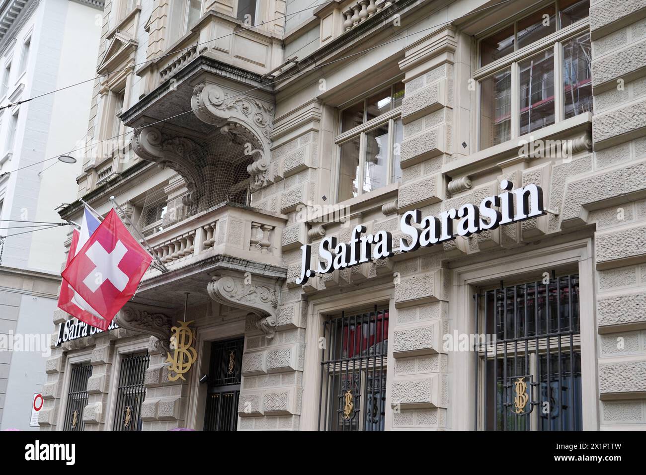 Anton Geisser 15.04.2024 ZH. Schweiz. Bild: Bank J.Safra Sarasin Logo Schriftzug Schweizer und ...