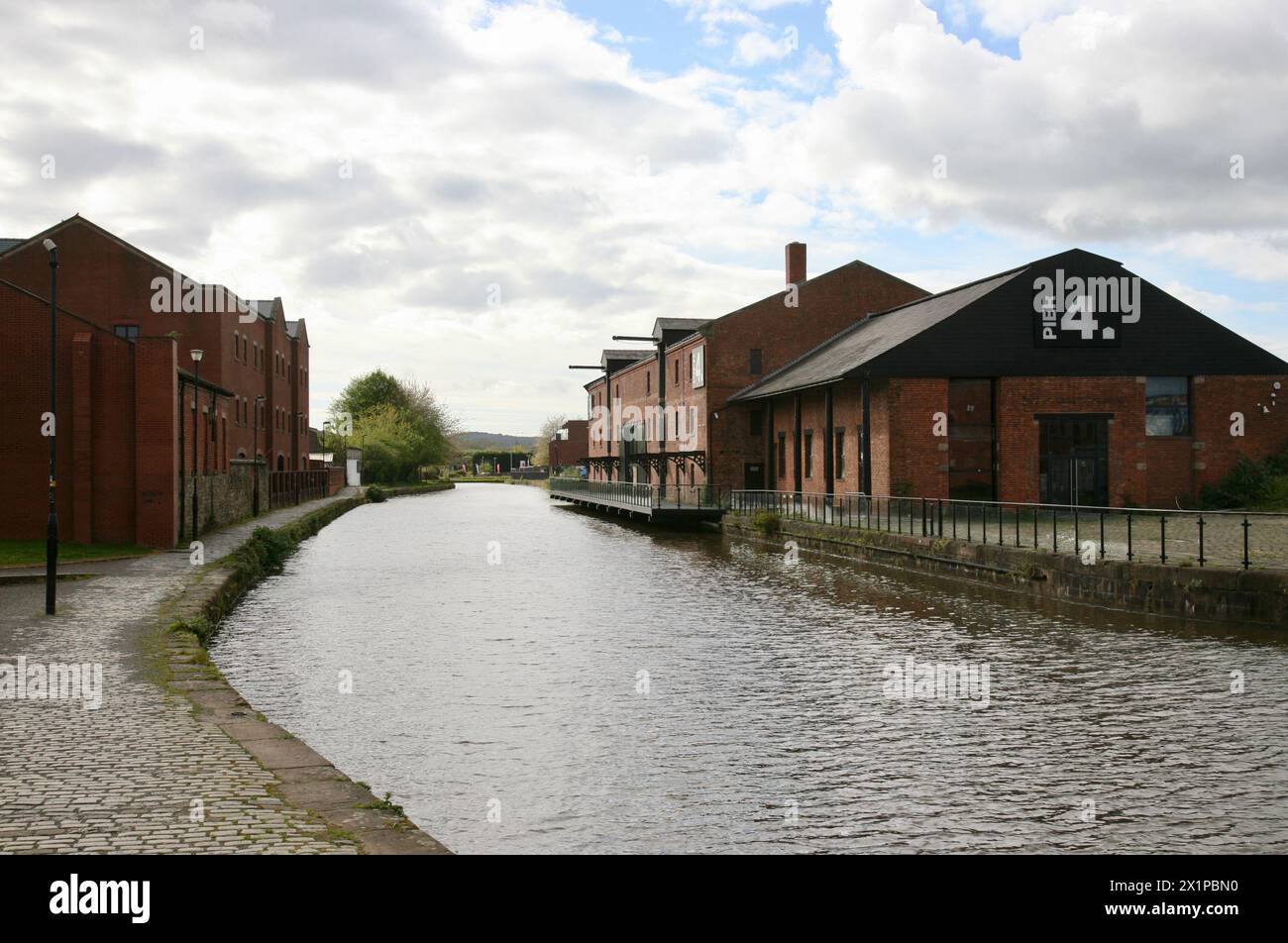 The road to wigan pier hi-res stock photography and images - Alamy