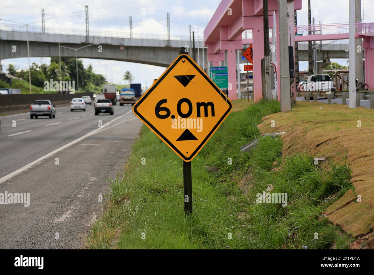 salvador, bahia, brazil - march 19, 2024: traffic salvador, bahia ...