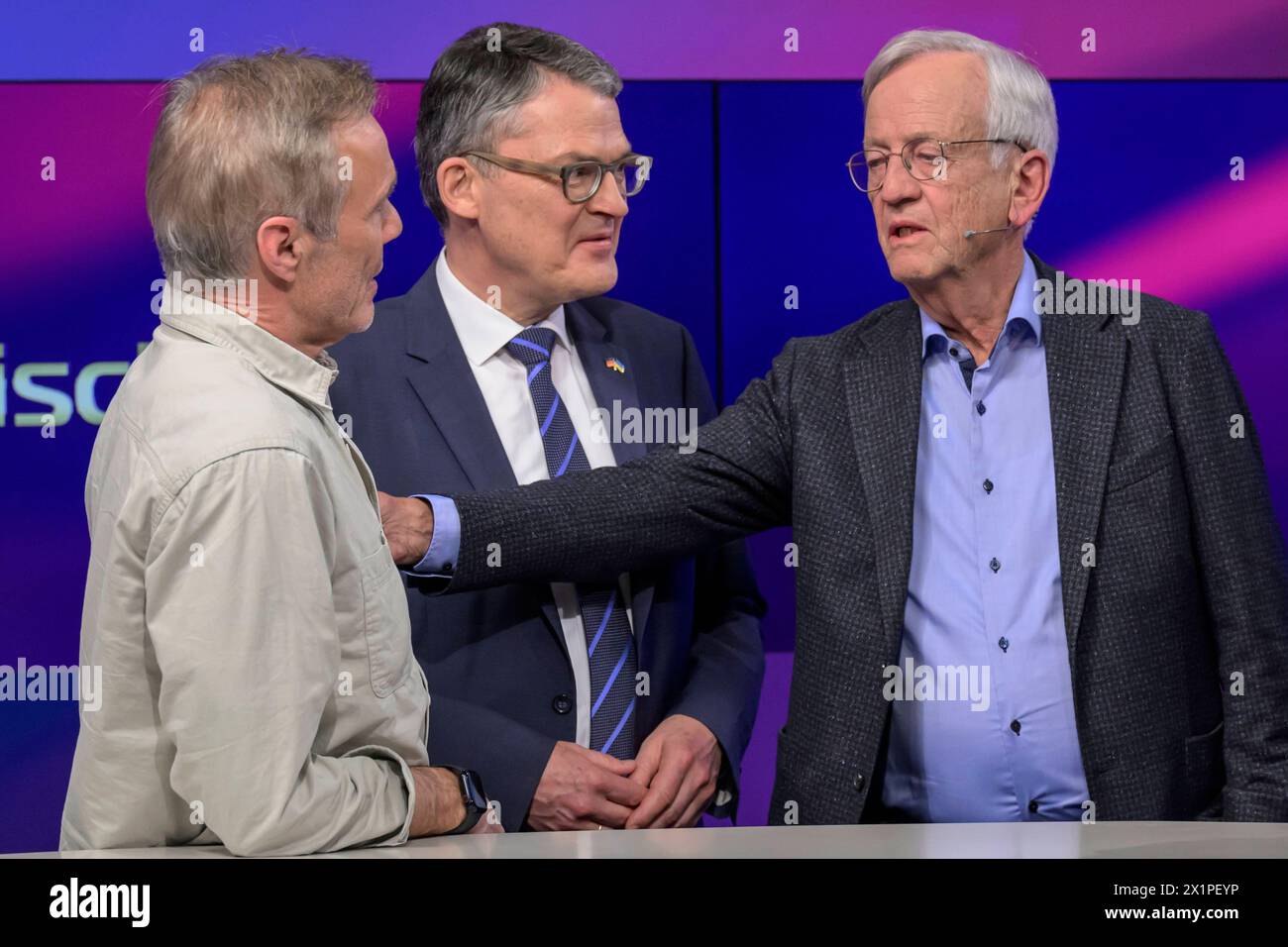 v.l. Hannes Jaenicke, Roderich Kiesewetter CDU, Aussenpolitiker ...