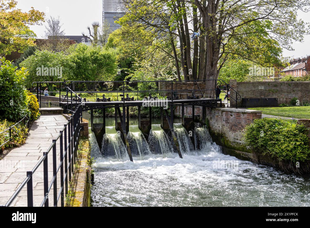 Weir river england 2024 hi-res stock photography and images - Alamy