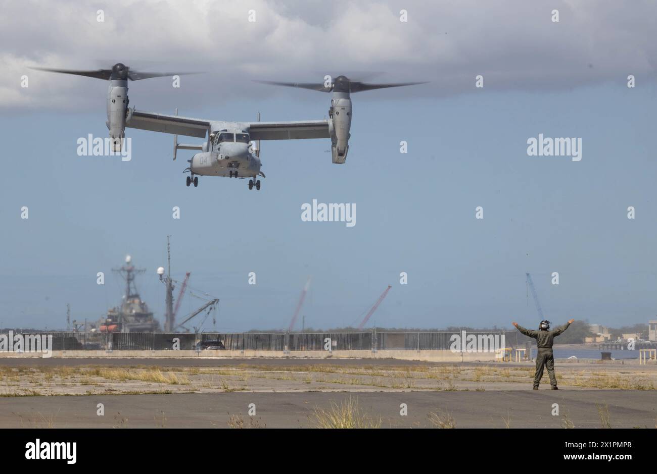U.S. Marines with Medium Tiltrotor Squadron (VMM) 268, Marine Aircraft ...