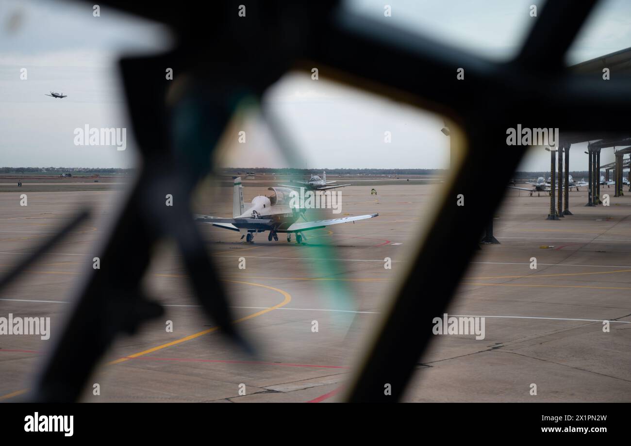 136th airlift wing hi-res stock photography and images - Alamy