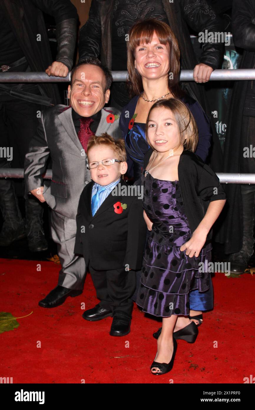 Warwick Davis wife Samantha dies aged 53 Warwick Davis wife Samantha ...