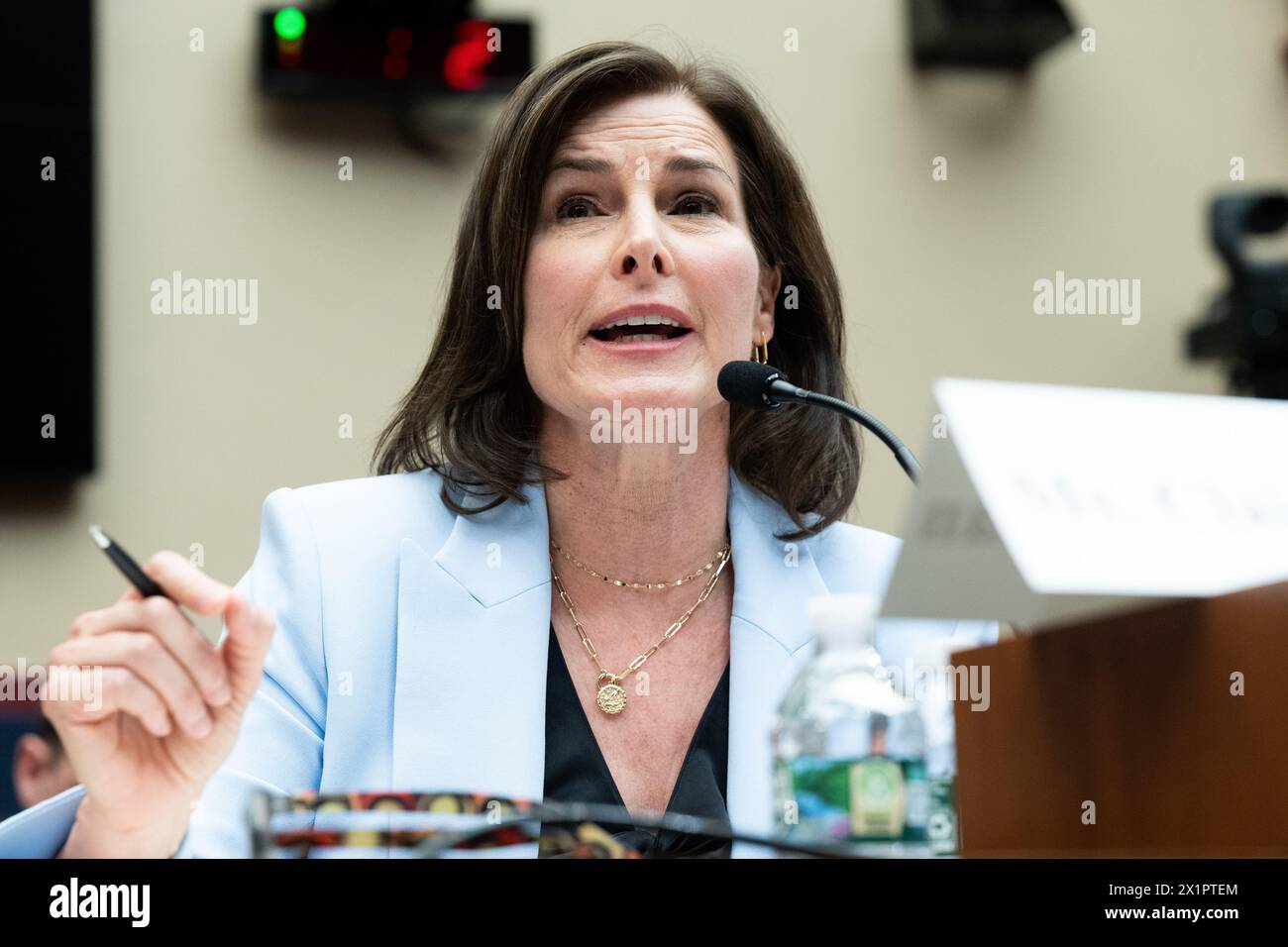Claire shipman hi-res stock photography and images - Alamy