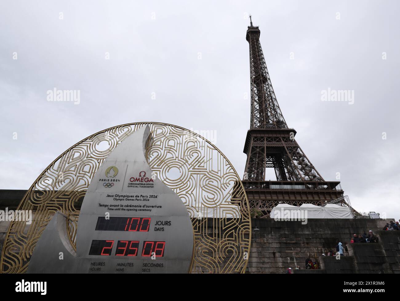 Paris, France. 17th Apr, 2024. The countdown clock for the Paris 2024 ...