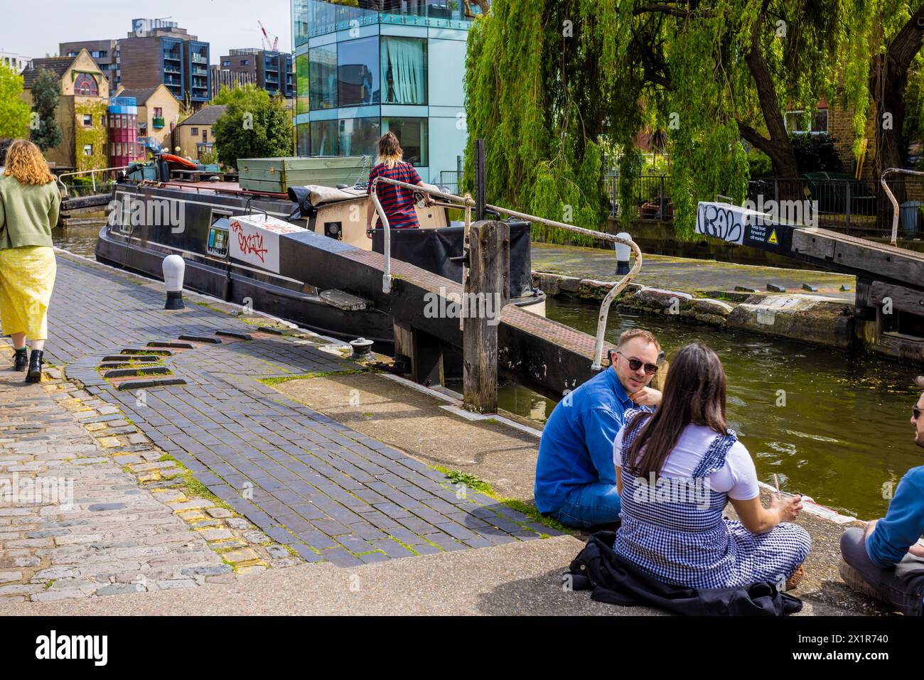 London City Road Lock on the Regent's Canal Stock Photo - Alamy