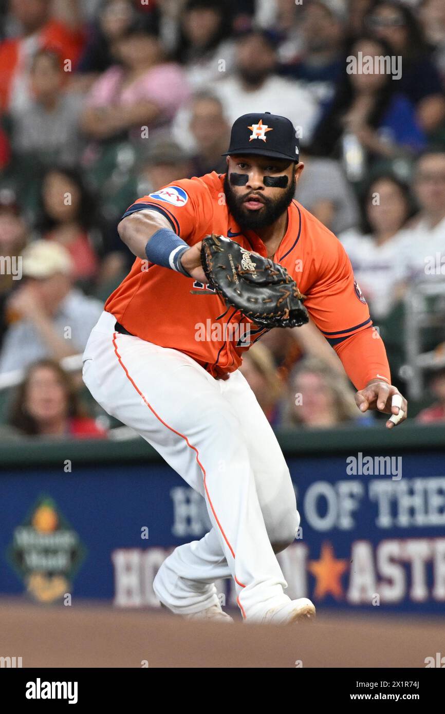 Houston Astros first base Jon Singleton (28) makes the play at first ...