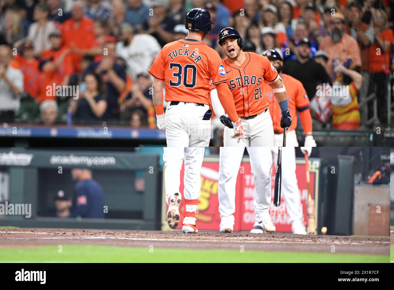 Houston Astros catcher Yainer Diaz (21) celebrates with Houston Astros ...