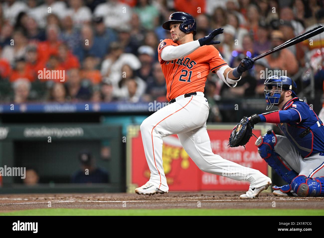 Houston Astros catcher Yainer Diaz (21) during the MLB baseball game ...
